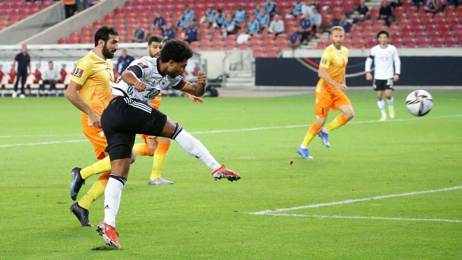 Nationalmannschaft: Jonas Hofmann als Problemlöser hinten rechts ...