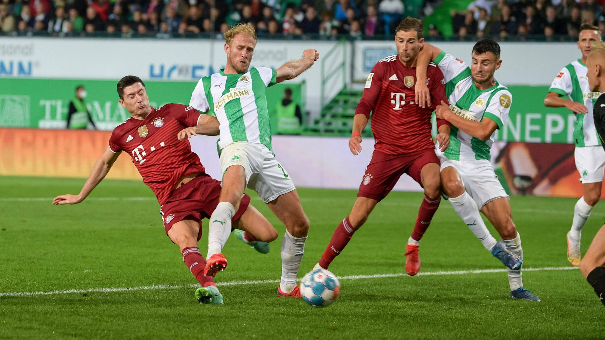 FC Bayern News: Robert Lewandowski verpasst Fabel-Rekord von Müller ...
