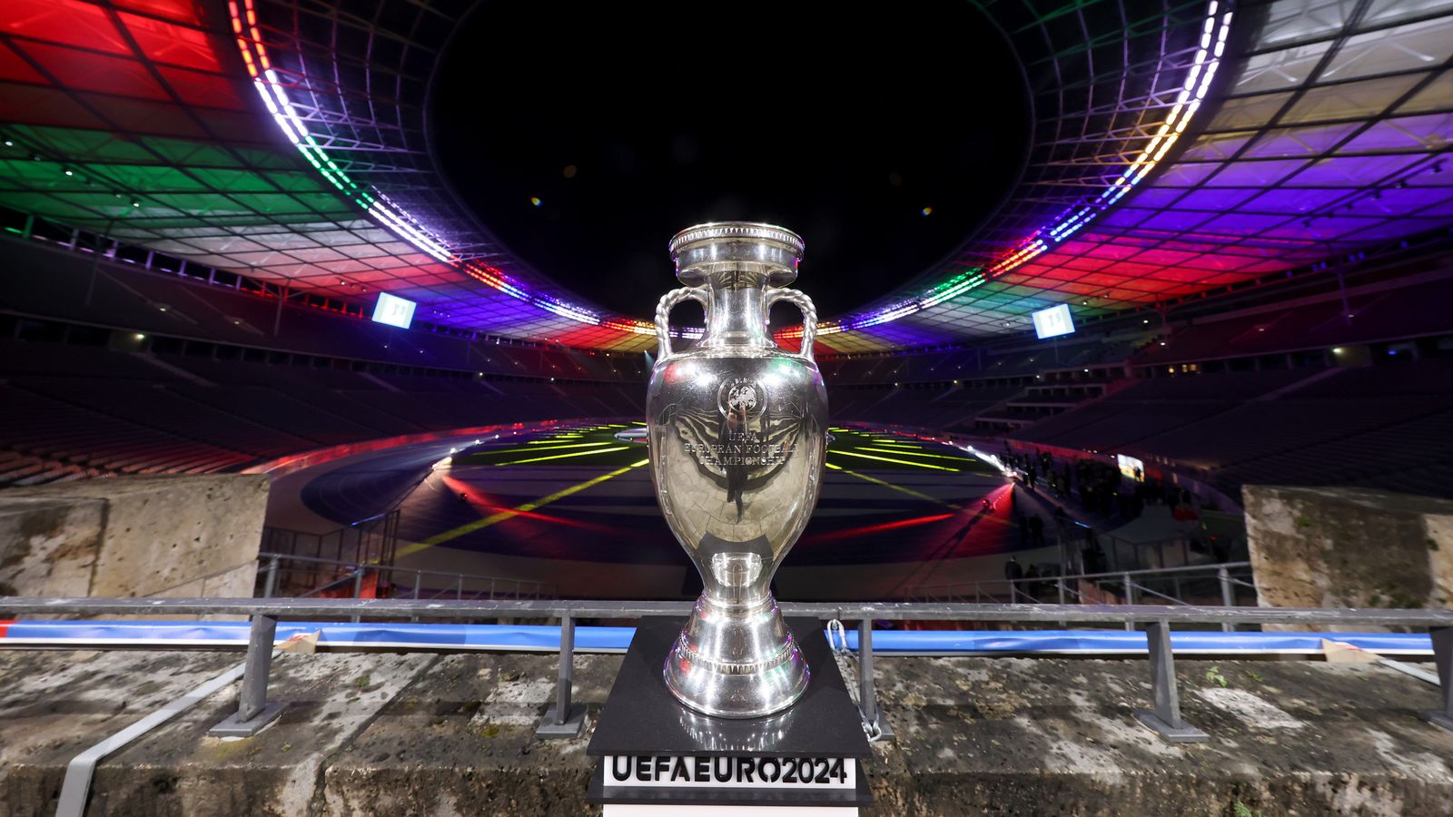 UEFA EURO 2024: Logo vorgestellt - inspiriert von Berliner ...