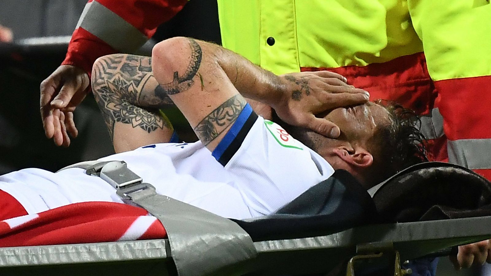 HSV News: Tim Leibold erfolgreich am rechten Knie operiert | Fußball ...