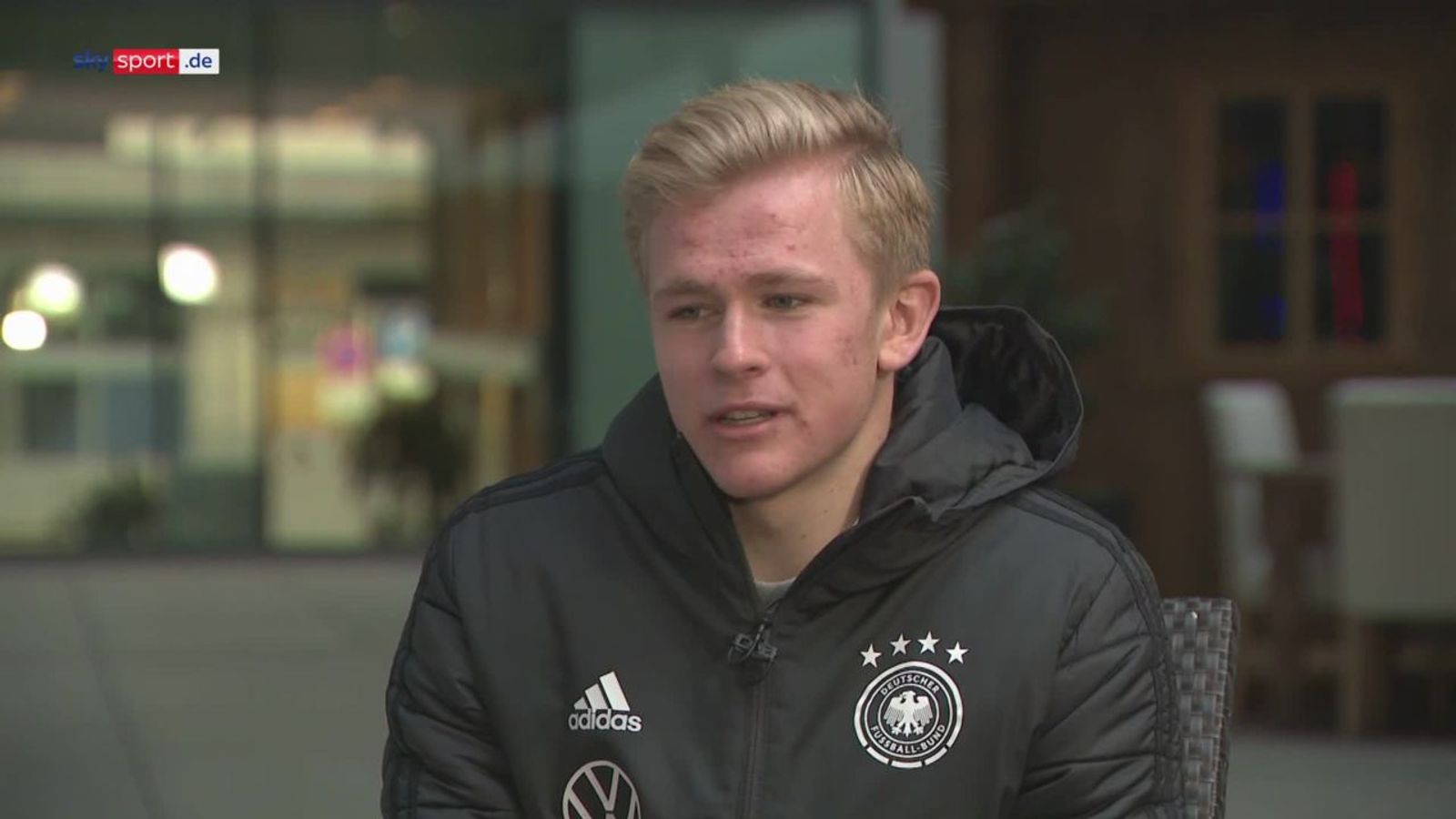 Fußball Video: Mainz-Profi Jonathan Burkardt gibt private Einblicke ...