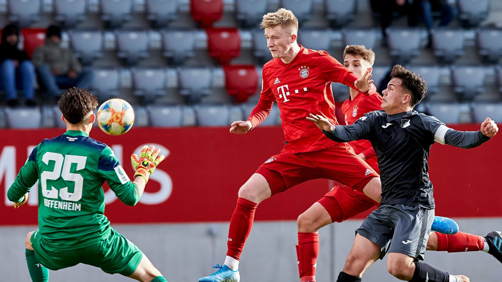 FC Bayern News: Liam Morrison über Leroy Sane | Fußball News | Sky Sport