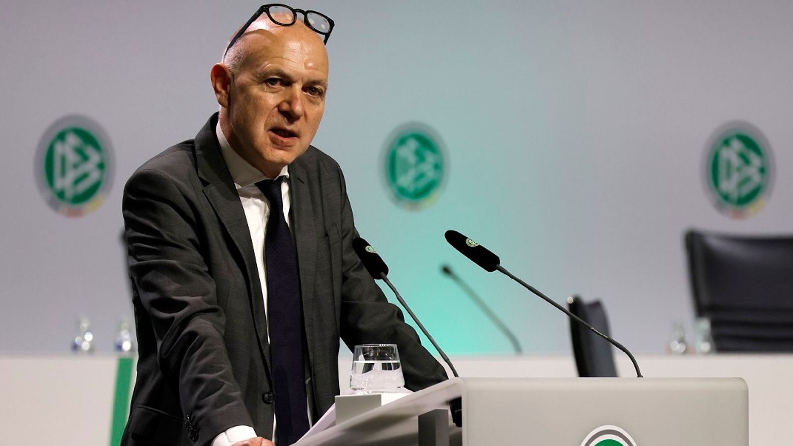 DFB News: Bernd Neuendorf wird 14. DFB-Präsident | Fußball News | Sky Sport