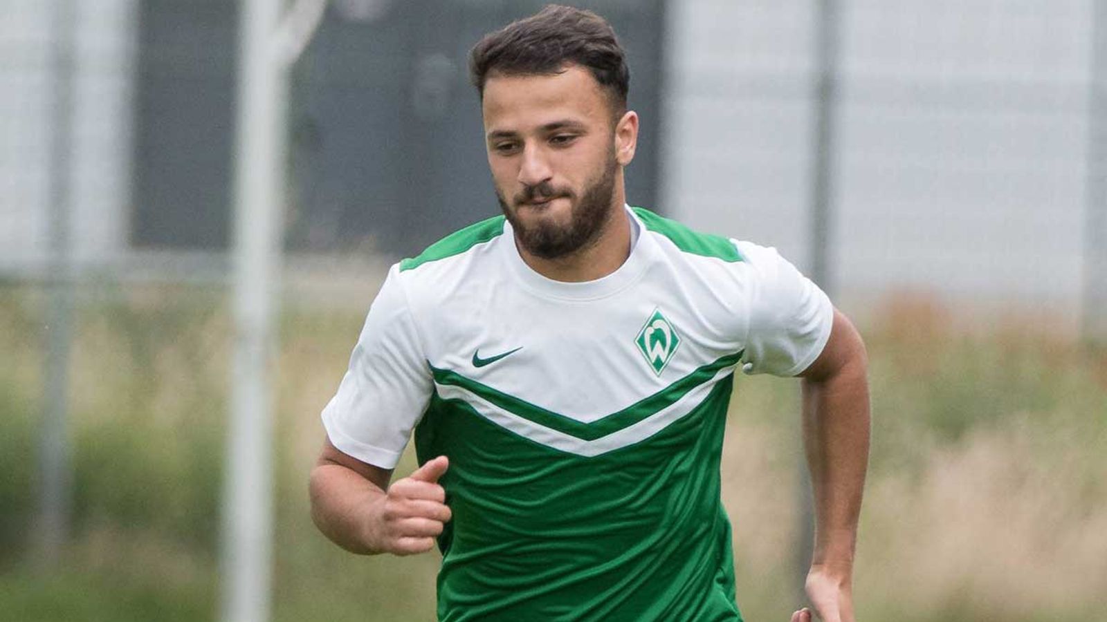 Abdullah Dogan flüchtet aus Kriegsgebiet der Ukraine | Fußball News ...