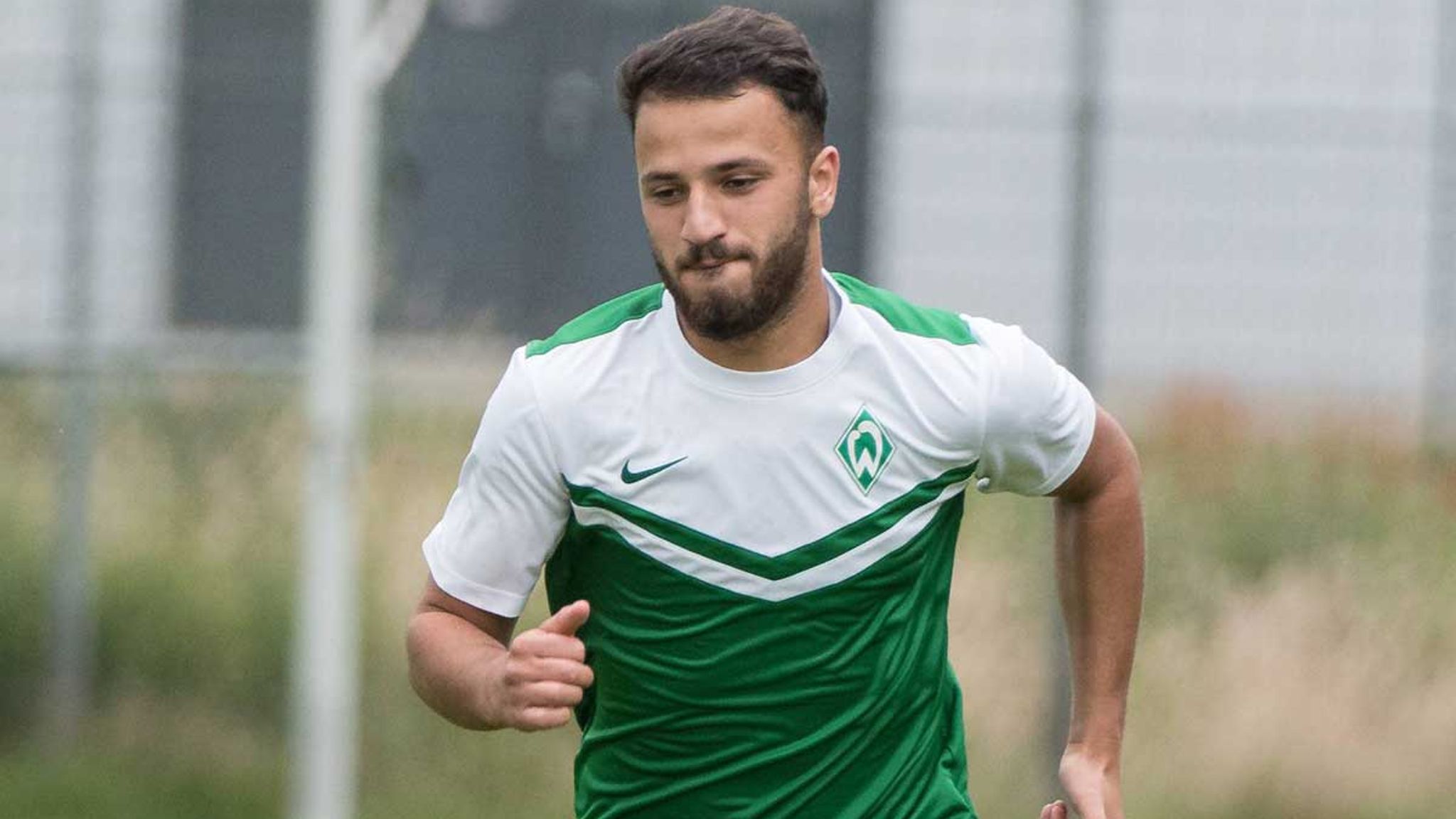 Abdullah Dogan flüchtet aus Kriegsgebiet der Ukraine | Fußball News ...