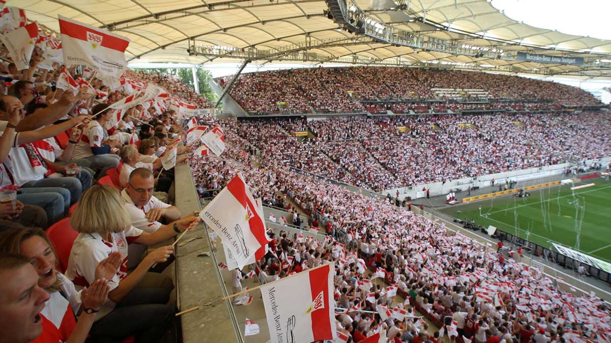 VfB Stuttgart News: Volles Stadion gegen Augsburg möglich | Fußball ...