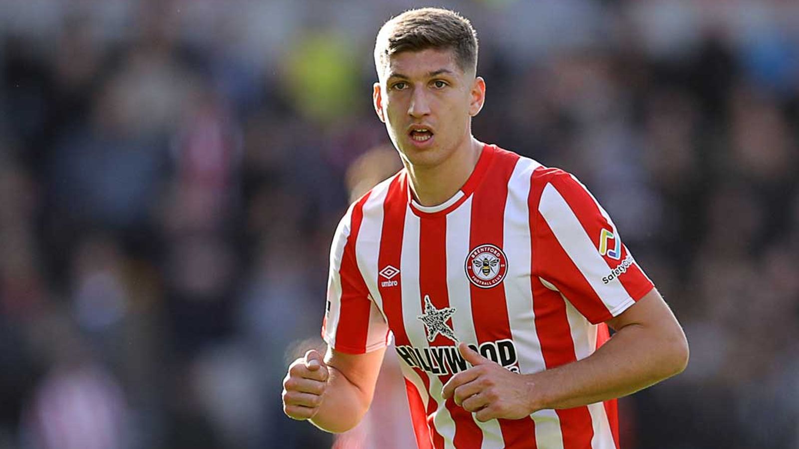 Transfer News: Vitaly Janelt verlängert Vertrag beim FC Brentford ...