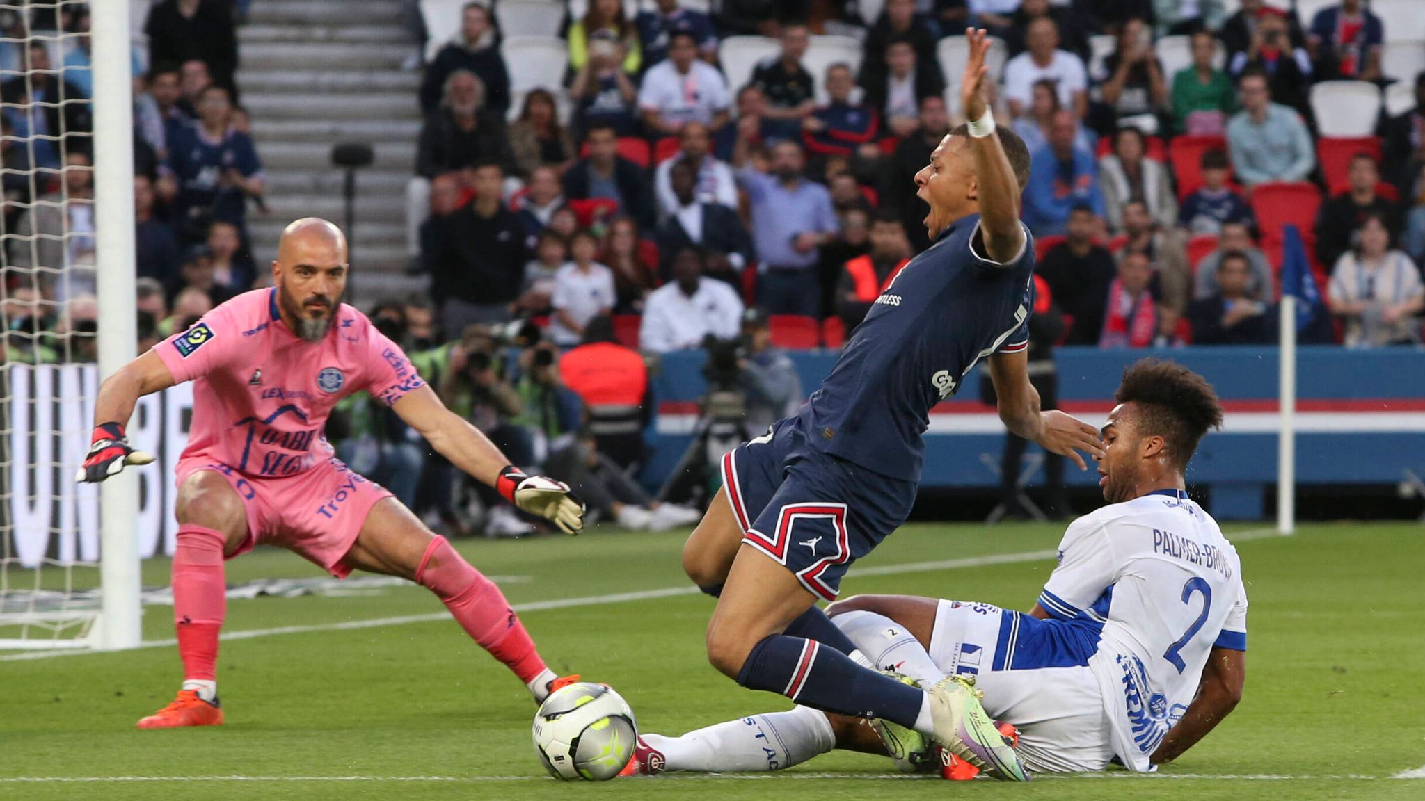 Ligue 1: PSG spielt nur 2:2 gegen Aufsteiger Troyes | Fußball News ...