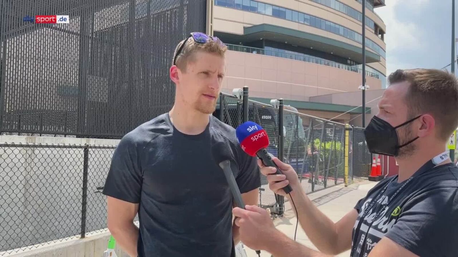 NHL: So war das erste Spiel für Nico Sturm beim Stanley-Cup-Finale ...