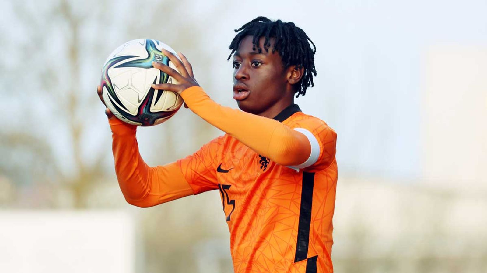 Transfer News: BVB verpflichtet Top-Talent Prince Aning aus Ajax-Jugend ...