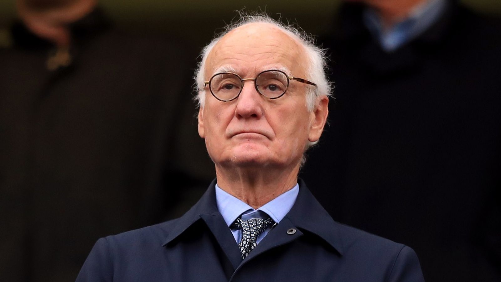 Premier League: Chelsea-Boss Bruce Buck tritt zurück | Fußball News ...