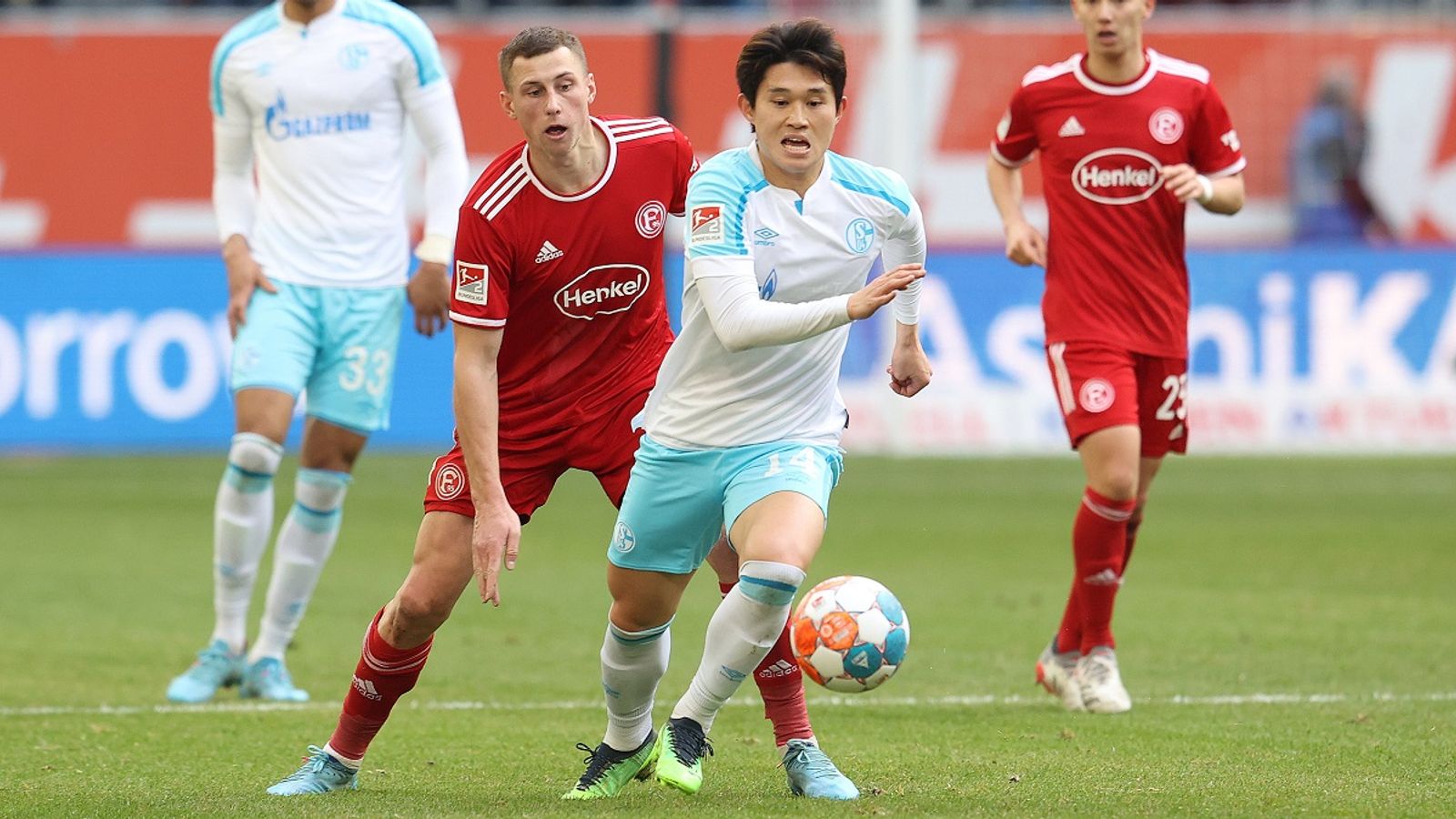 Schalke Transfers: Leihspieler Lee bleibt vorerst bei S04 | Fußball ...