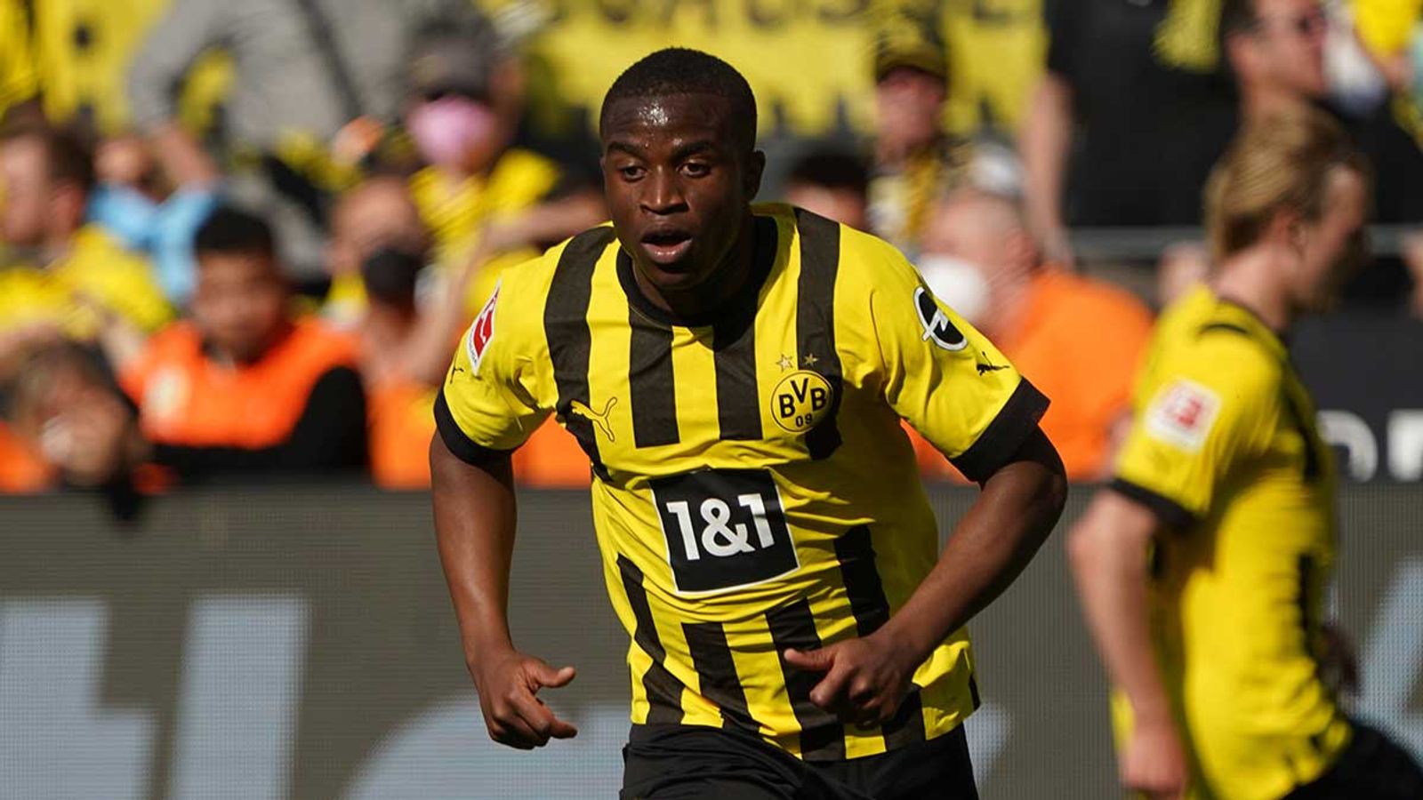 Borussia Dortmund: Youssoufa Moukoko über BVB-Zukunft | Fußball News ...