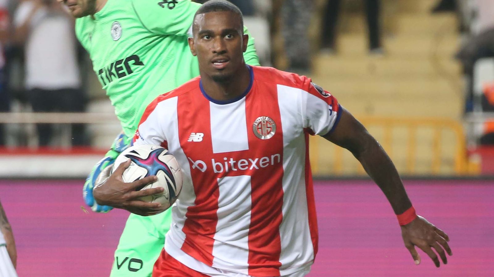 Haji Wright feiert Debüt für Nationalmannschaft der USA und hofft auf ...