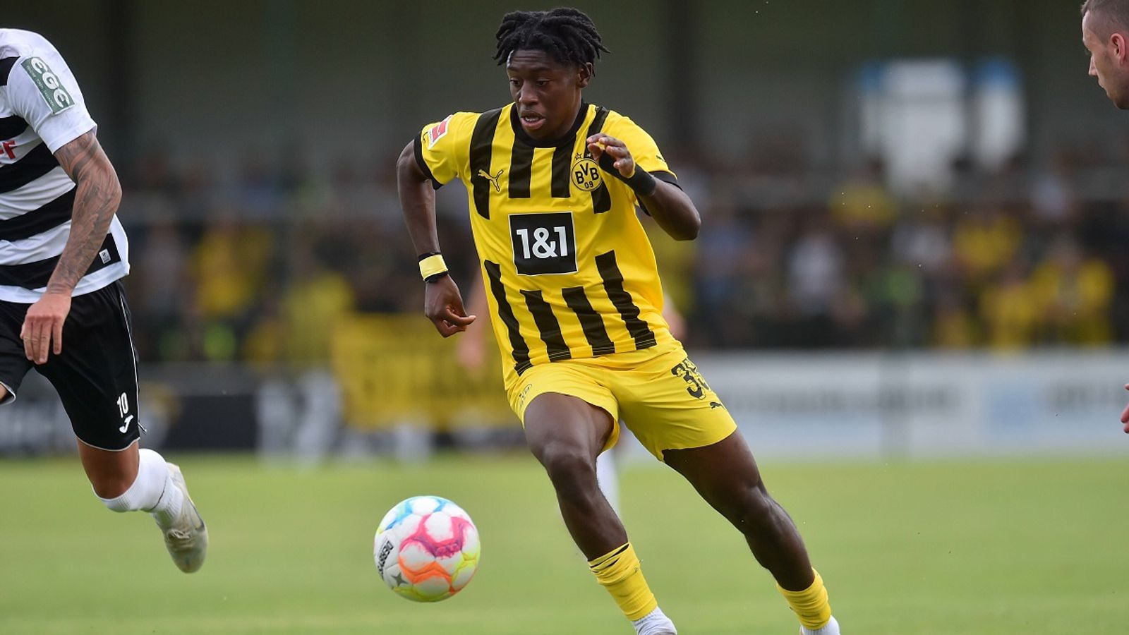 Borussia Dortmund: Prince Aning reist nach Sky Informationen ins ...