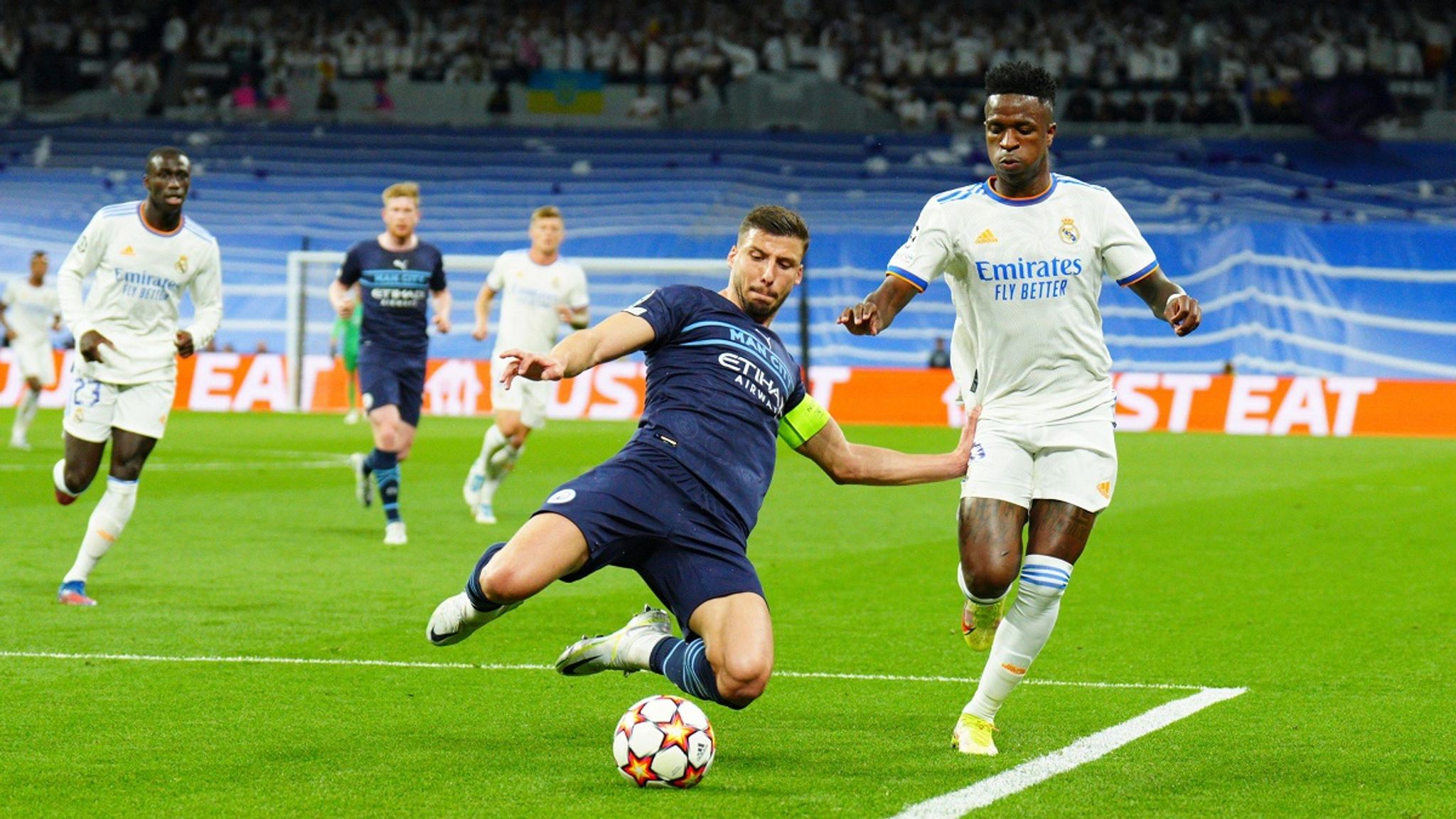 FC Bayern Transfers: So finanziert der FCB die großen Transfer-Pläne ...