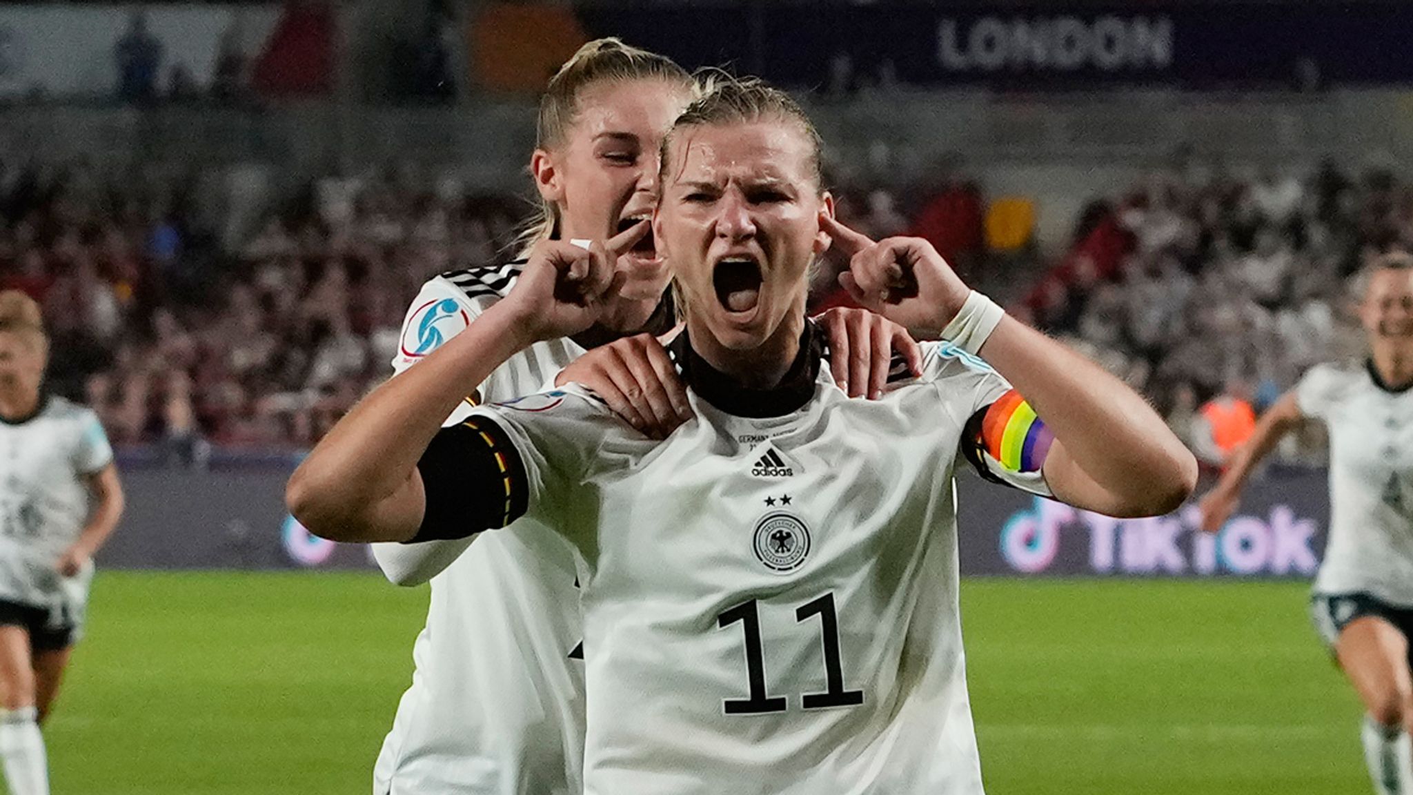 Fußball: Alexandra Popp schreibt EM-Geschichte | Fußball News | Sky Sport