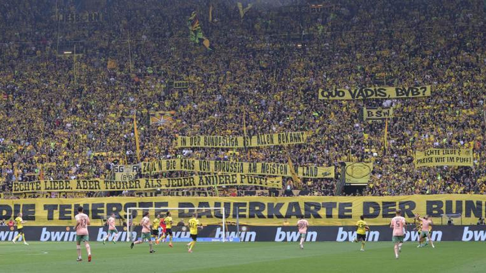 Bundesliga: Die Preise der Stehplatz-Dauerkarten nach dem BVB ...