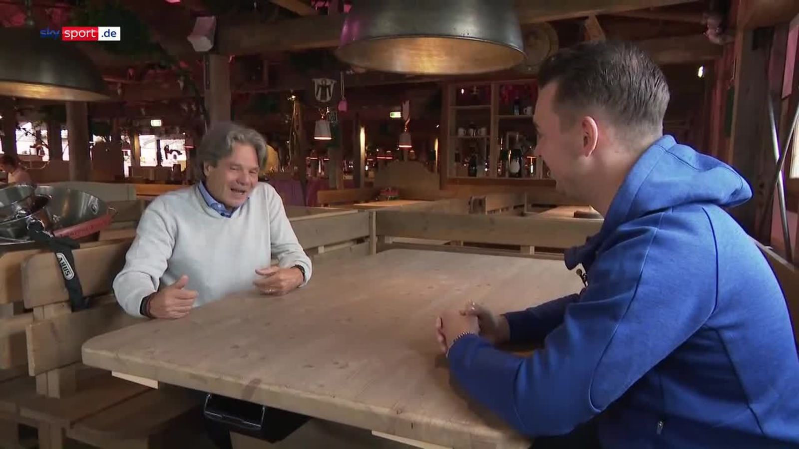 FC Bayern München: Sky besucht die Käfer-Schänke auf dem Oktoberfest | Fußball News | Sky Sport