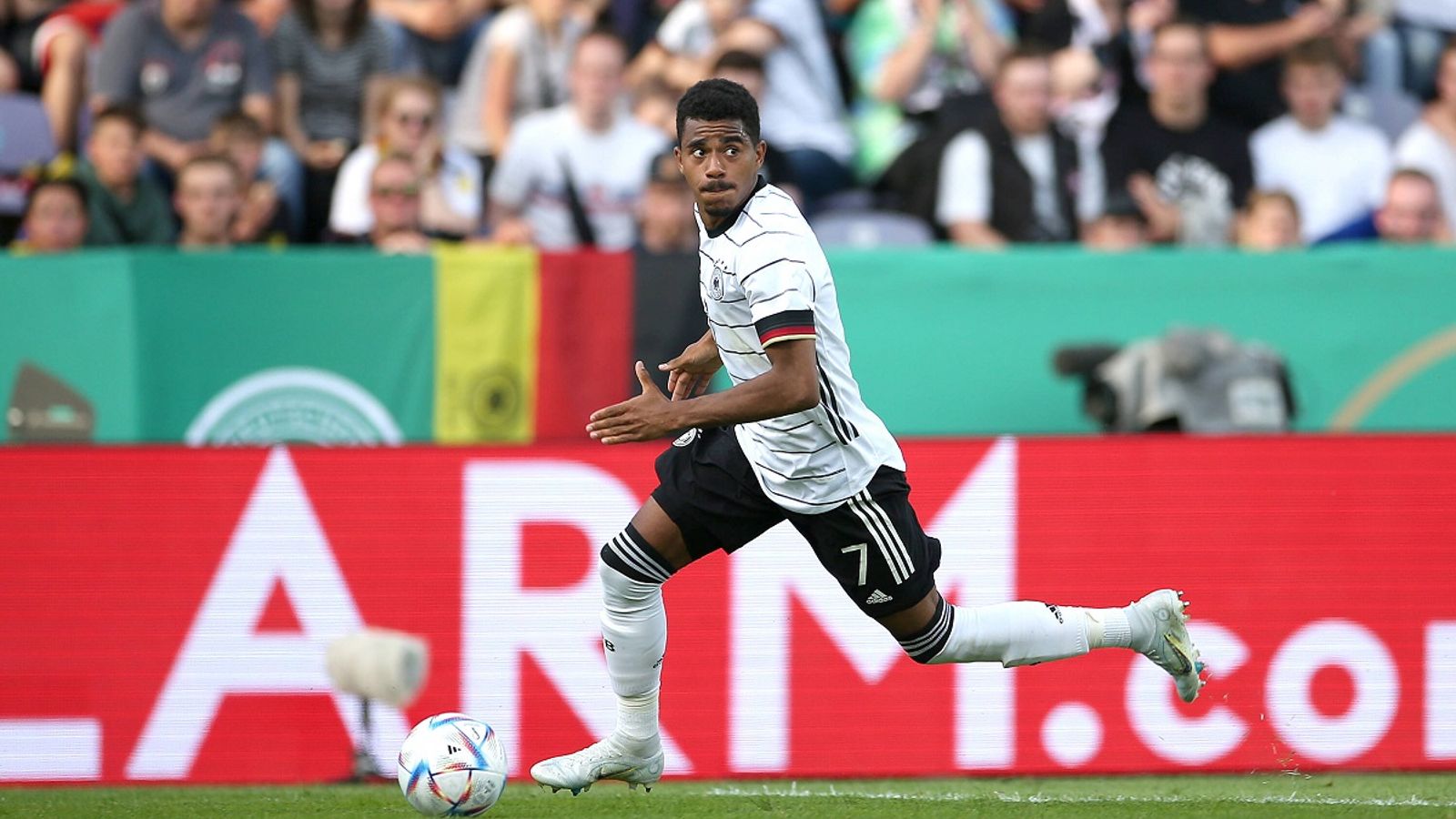 Fußball U21: Trainer Antonio di Salvo & Ansgar Knauff im exklusiven Sky ...