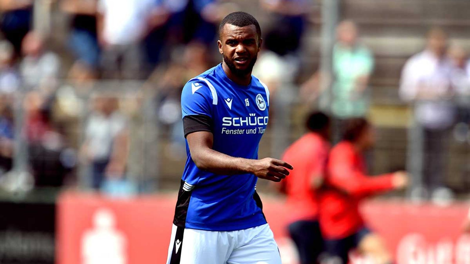 FC Barcelona: Offiziell: Marcos Alonso kommt vom FC Chelsea | Fußball ...