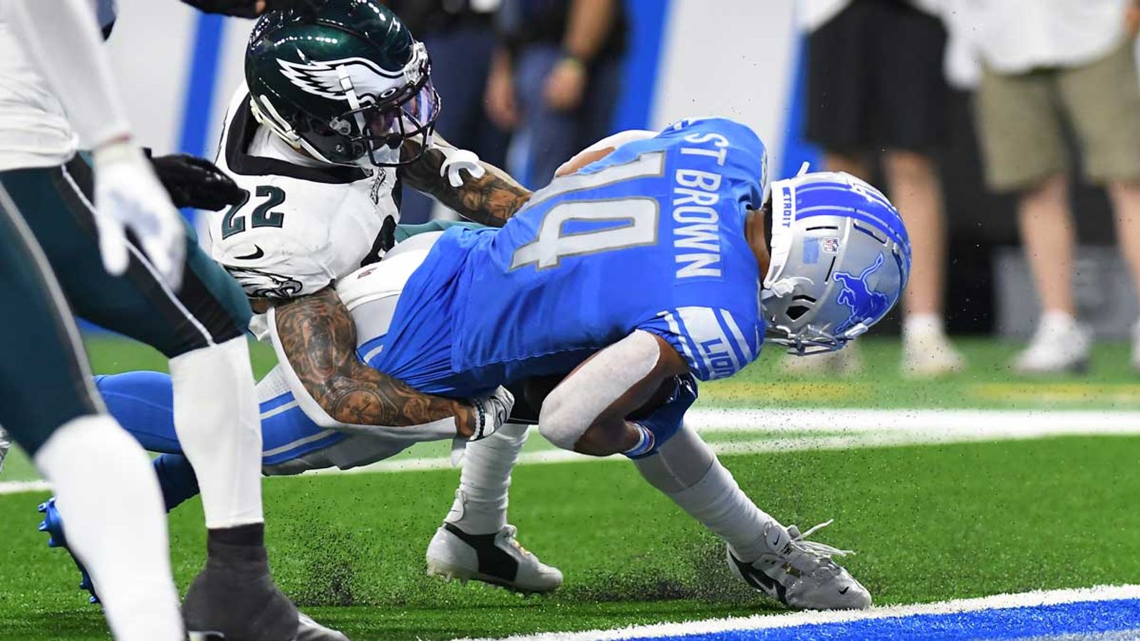 NFL: Amon-Ra und Equanimeous St. Brown erzielen ein Touchdown | NFL ...