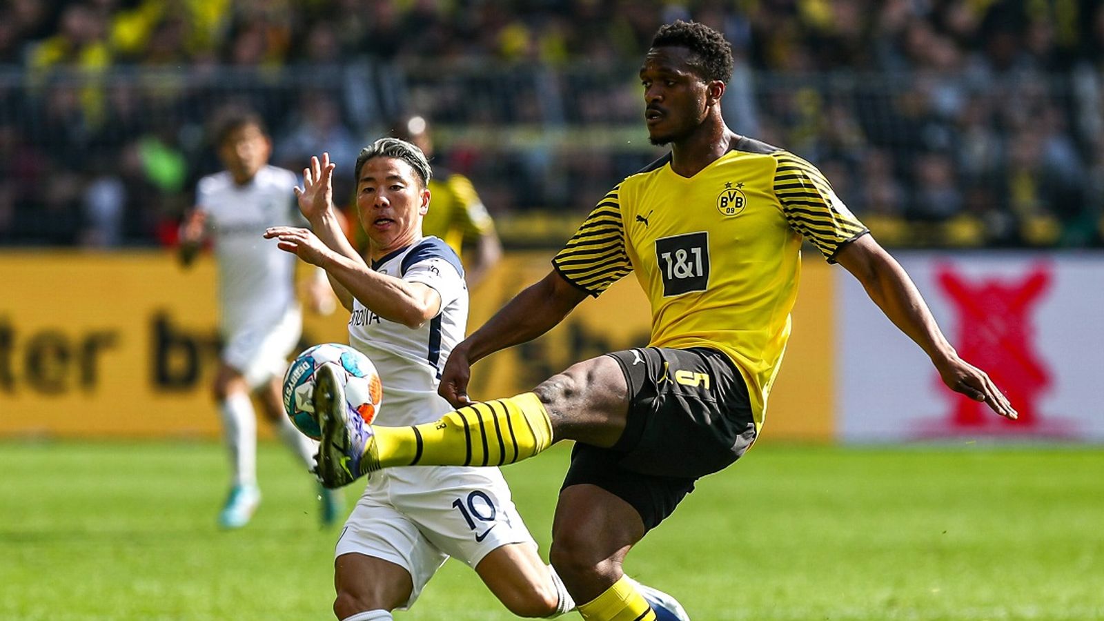 VfB Stuttgart Transfer: Dan-Axel Zagadou wechselt zum VfB | Fußball ...