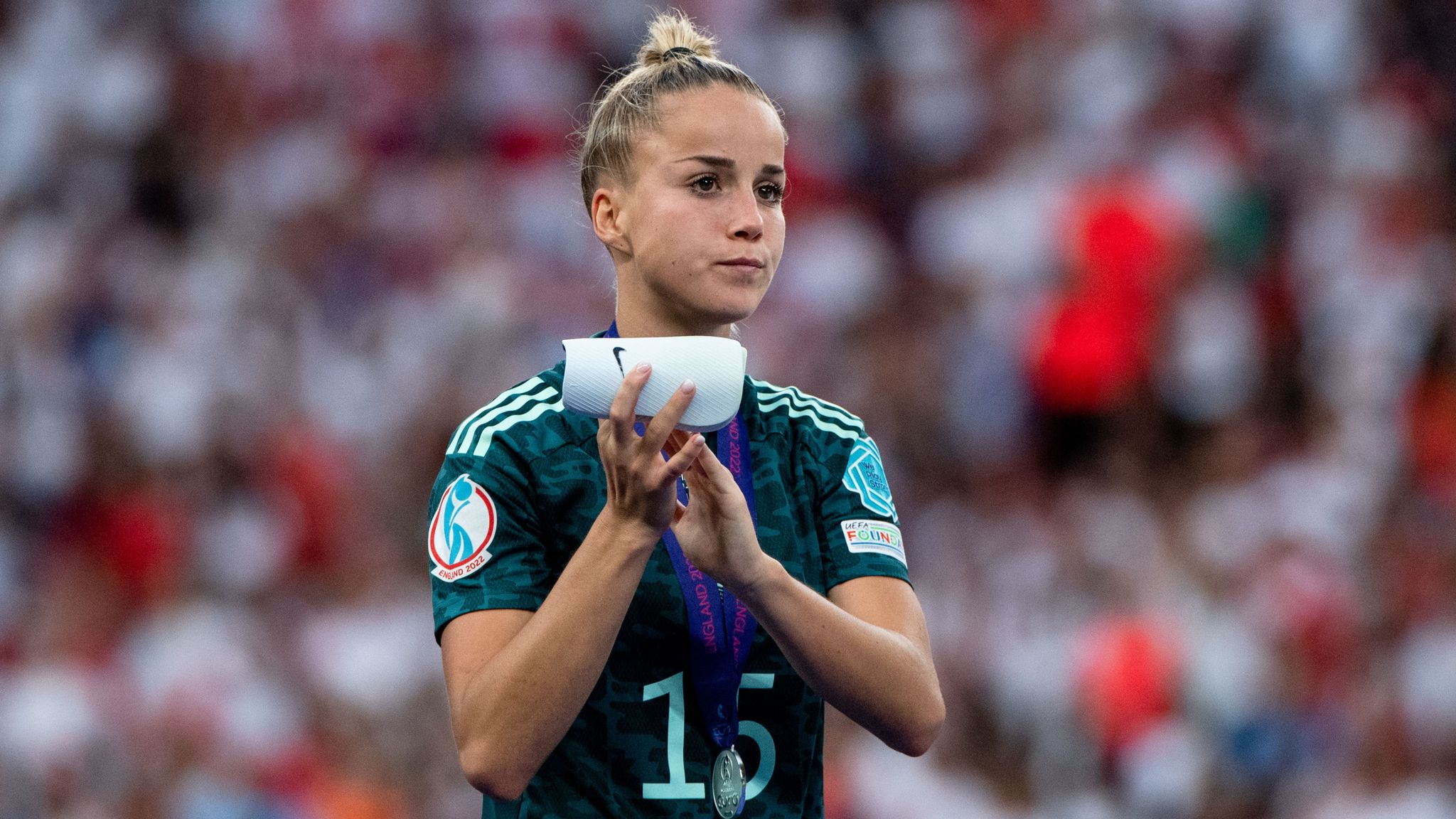 DFB-Frauen: Gwinn am Knie verletzt | Fußball News | Sky Sport