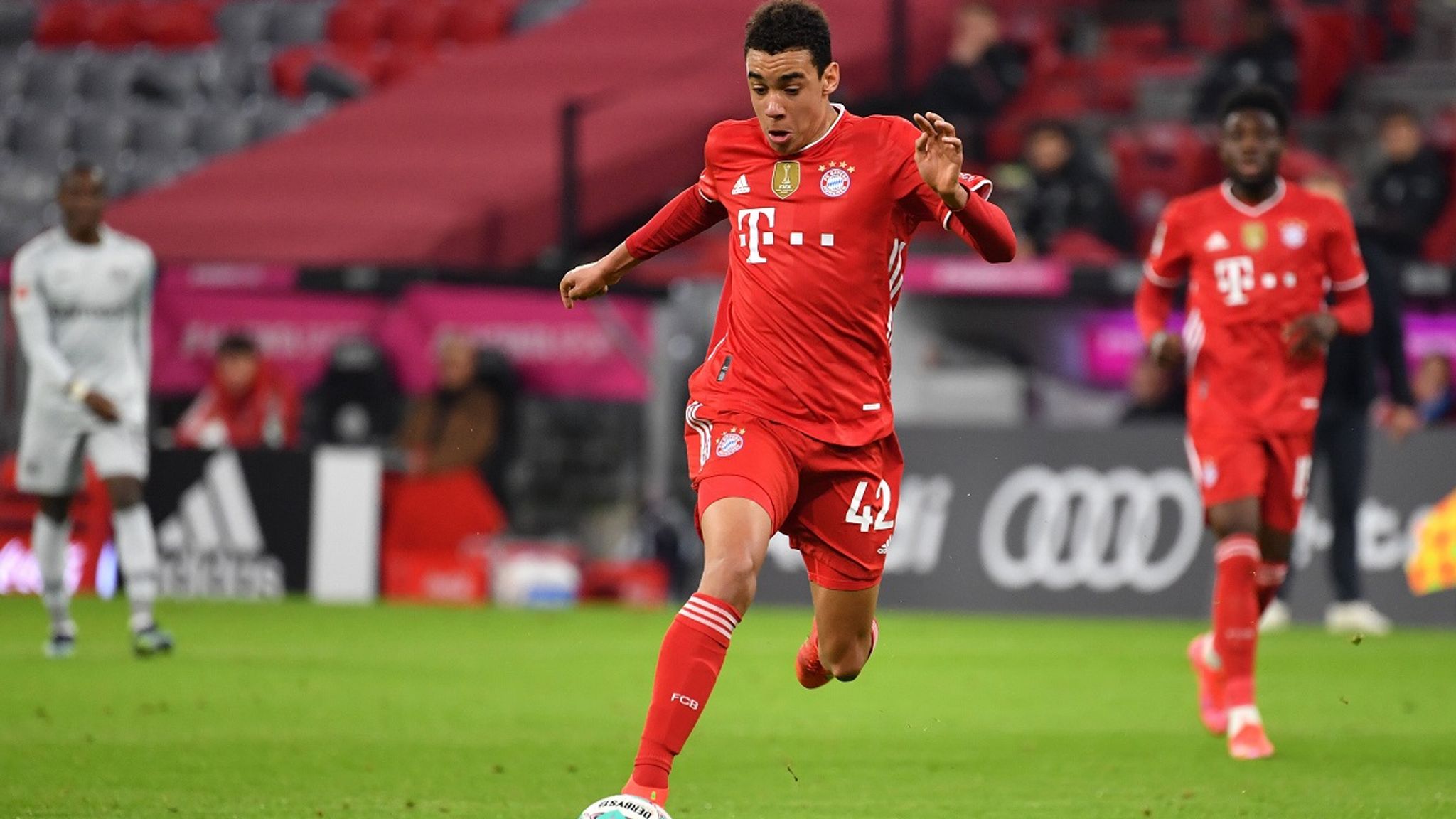 FC Bayern: Juwel Mathys Tel mit Parallelen zu Jamal Musiala | Fußball ...