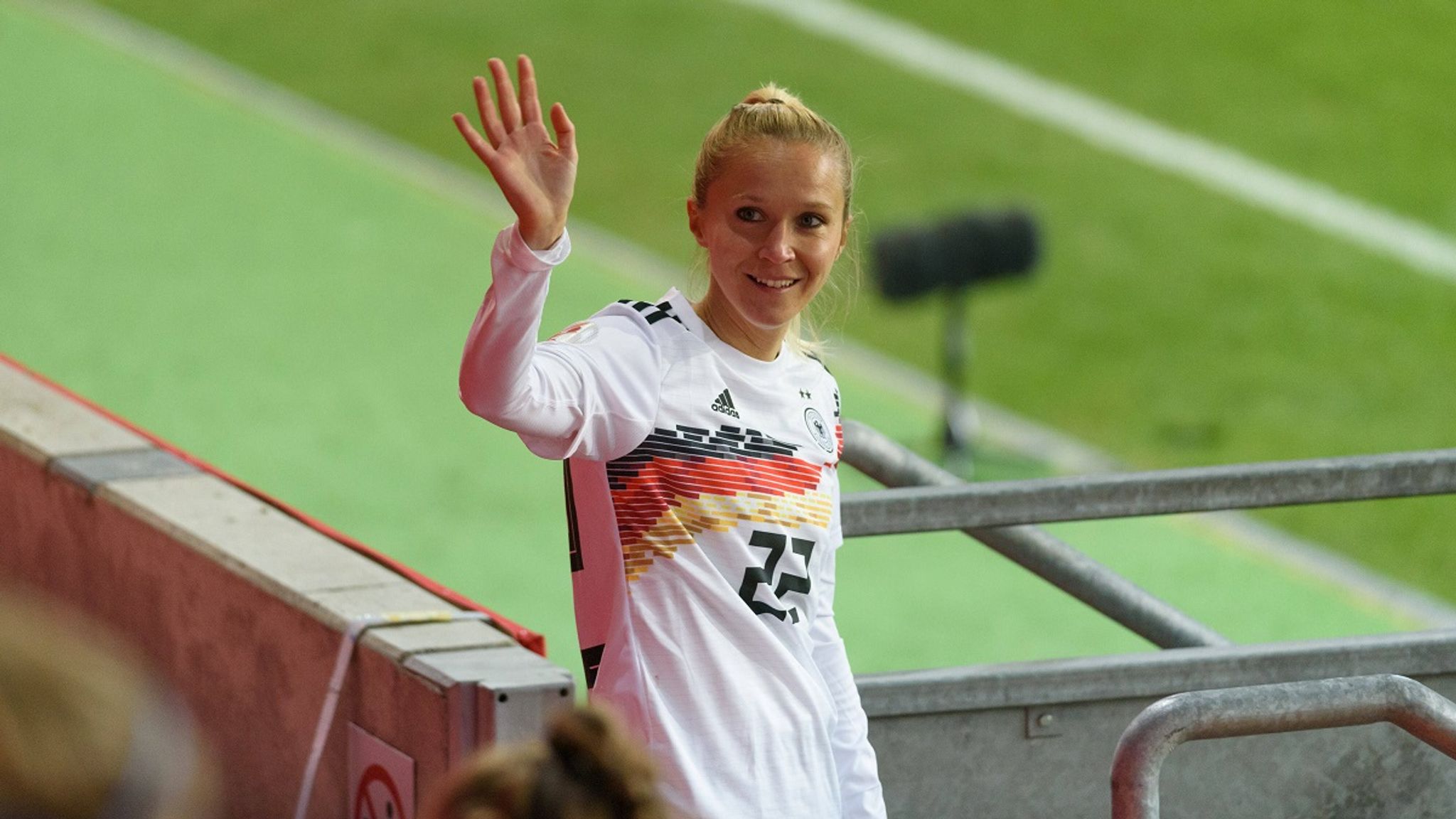 Women's Super League: Turid Knaak im exklusiven Interview zum Start der ...