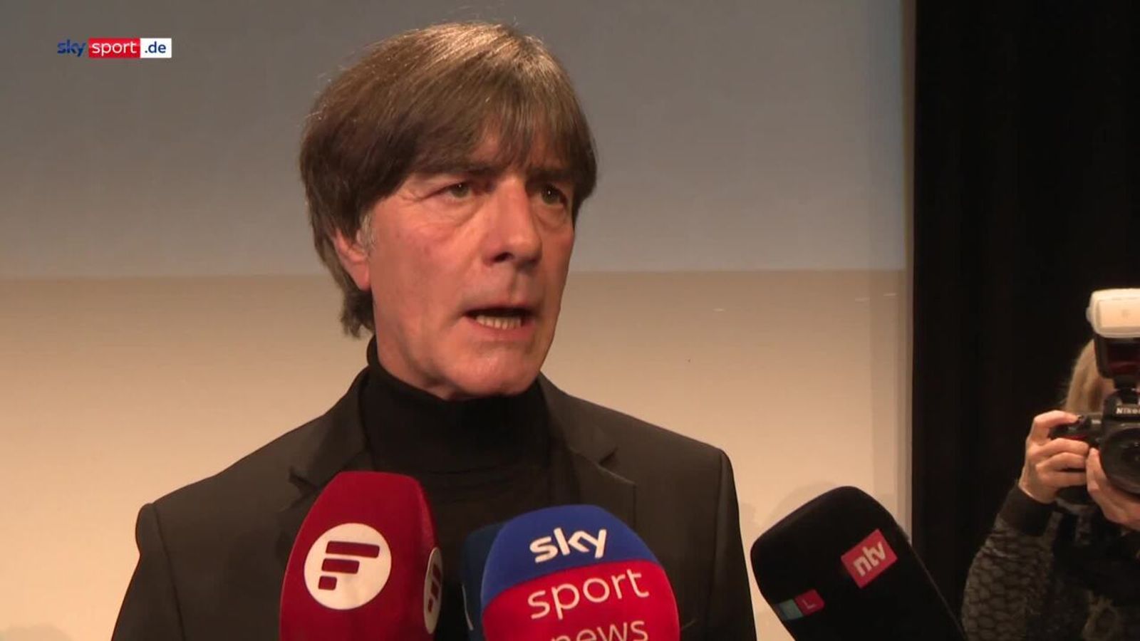 Fußball: Macht ein Boykott Sinn? Das sagt Löw zur WM in Katar und zum Kader | Fußball News | Sky ...