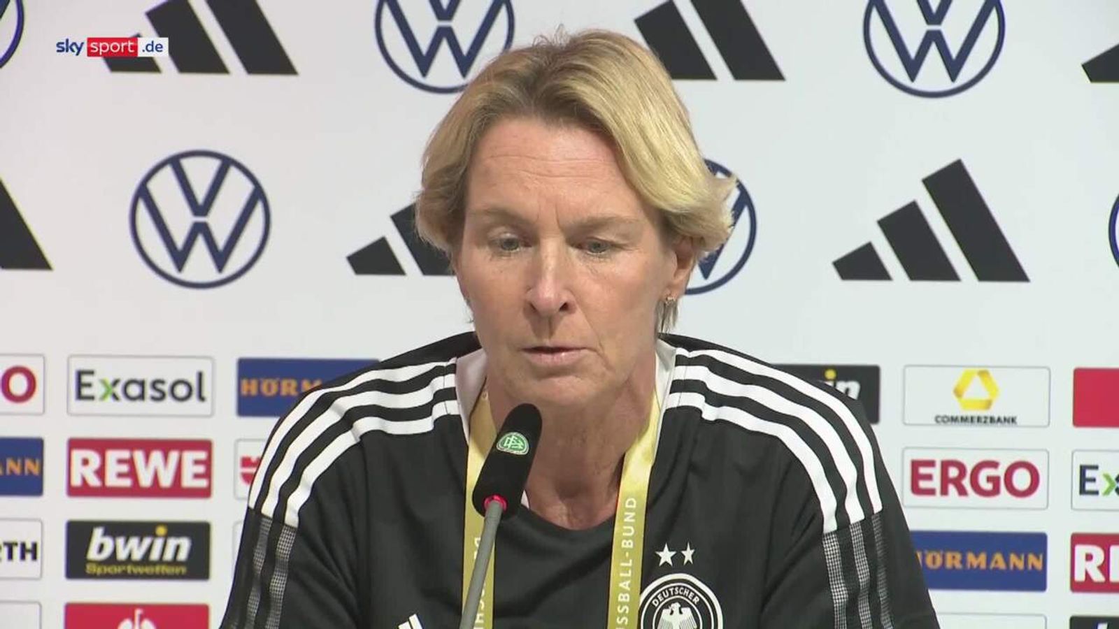 DFB-Frauen: Verletzung von Gwinn trübt Stimmung vor Frankreich-Spiel ...