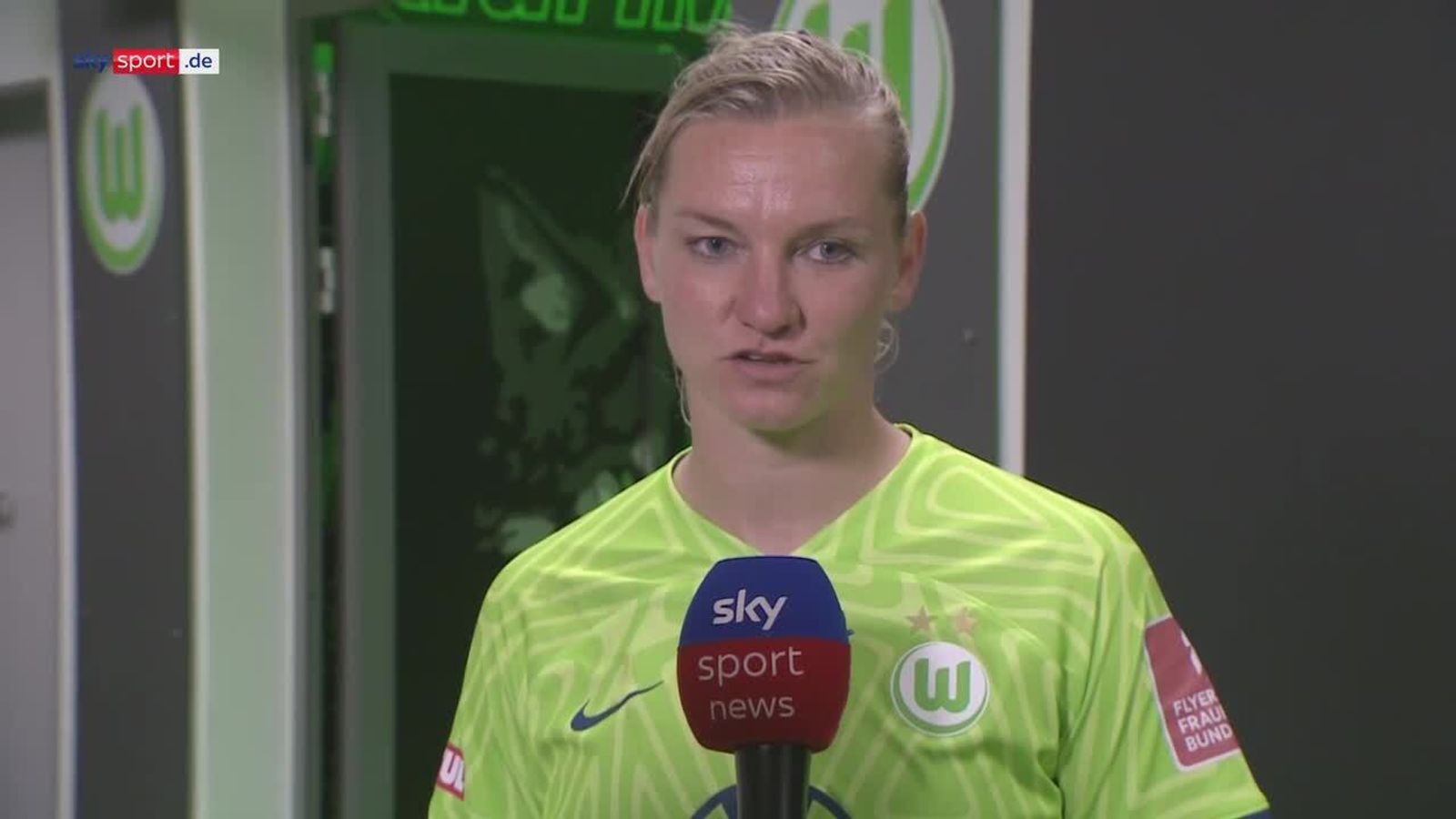 Wolfsburg: Alexandra Popp nach dem Sieg gegen den FC Bayern | Fußball ...