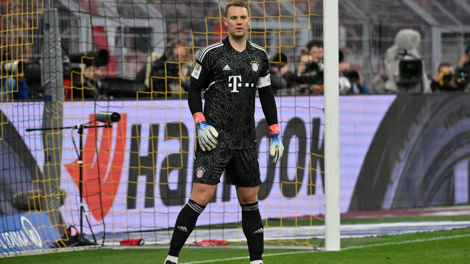FC Bayern: Neuer steht bei Hertha BSC wieder im Tor | Fußball News ...