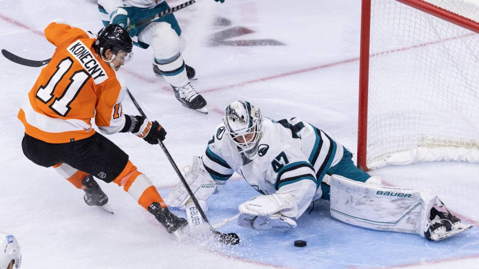 Eishockey: Nico Sturm trifft bei Sieg der San Jose Sharks | NHL News ...