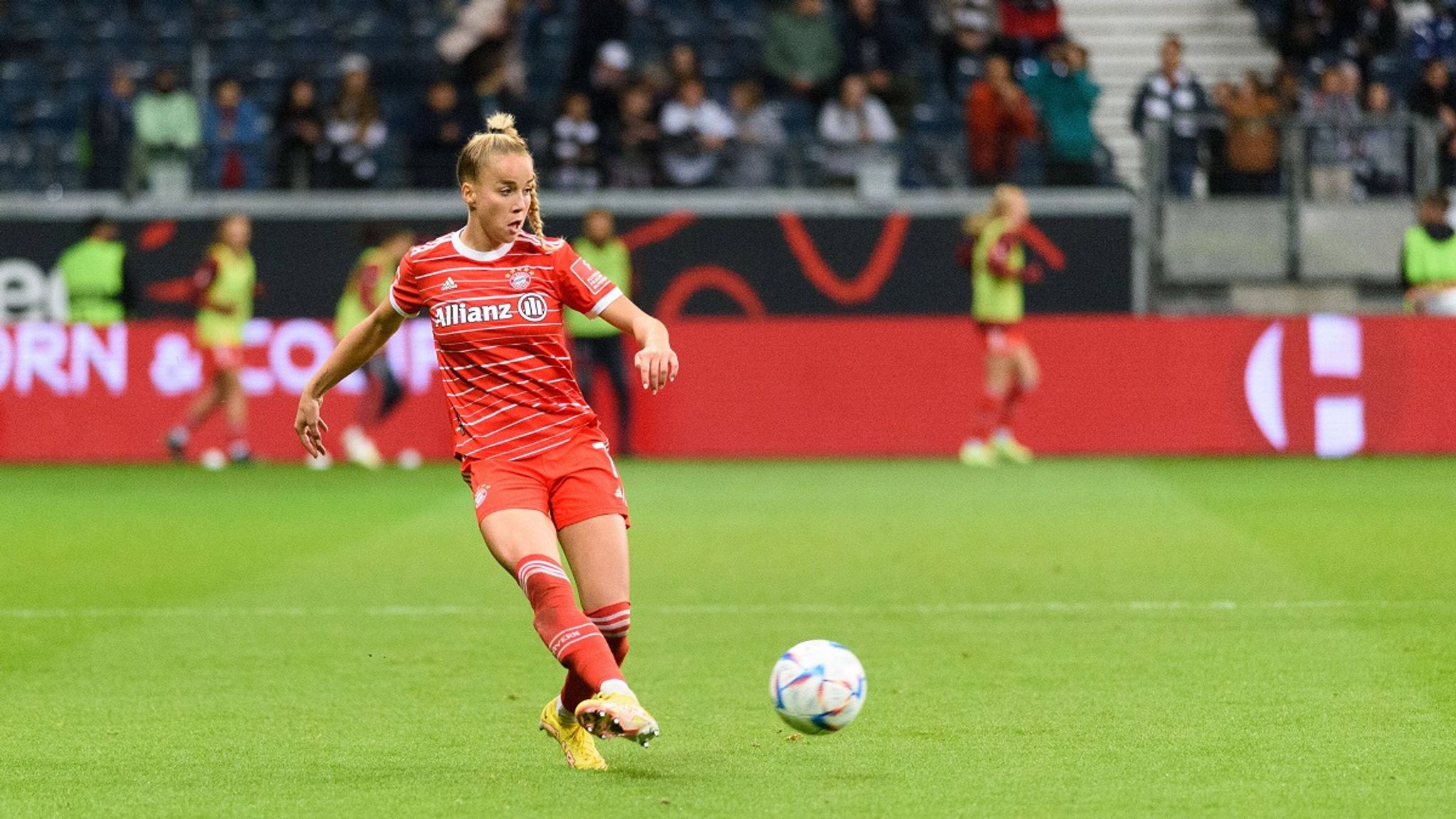 Fußball: Erneuter Kreuzbandriss bei Nationalspielerin Gwinn | Fußball ...