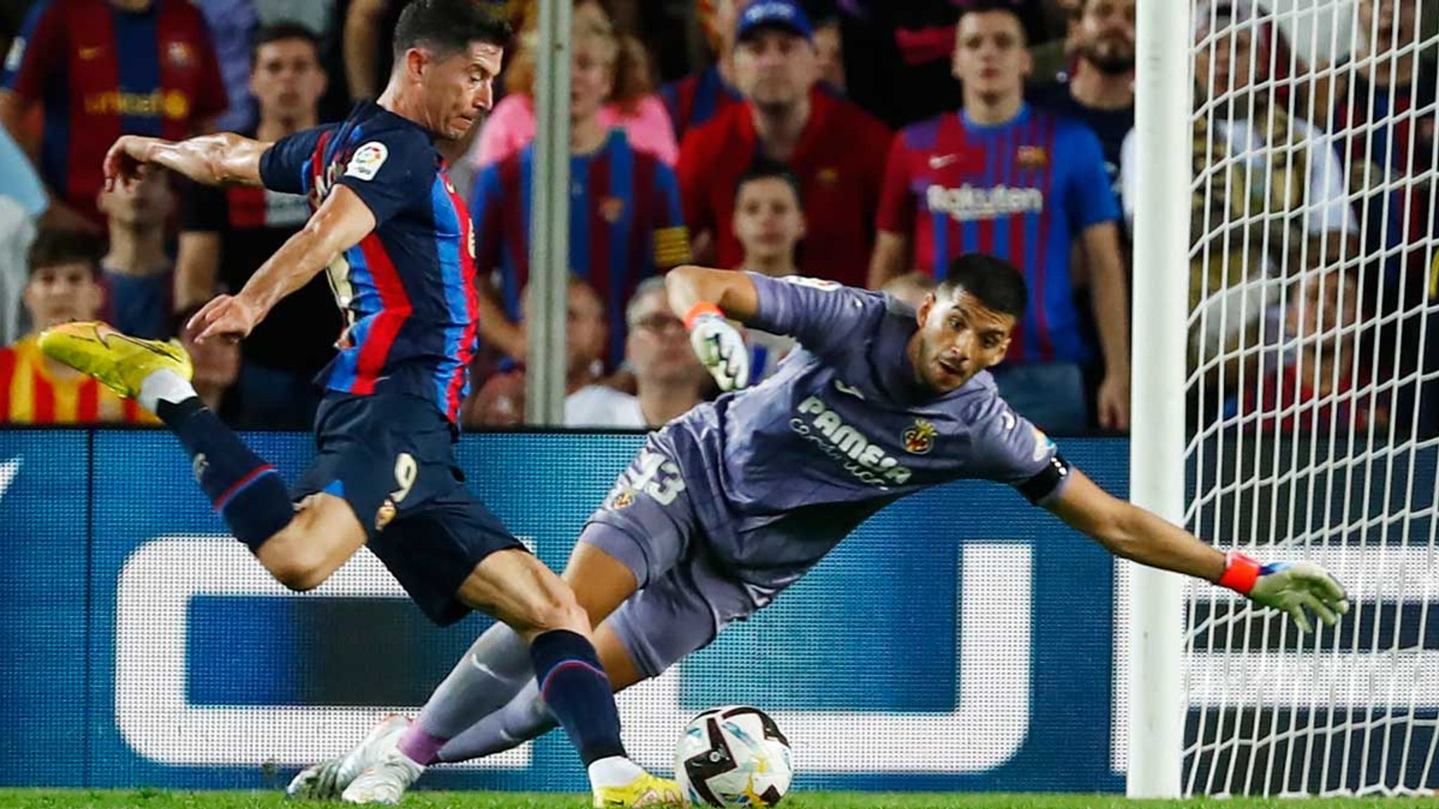 FC Barcelona: Lewandowski schießt Barca zum Sieg gegen Villarreal ...