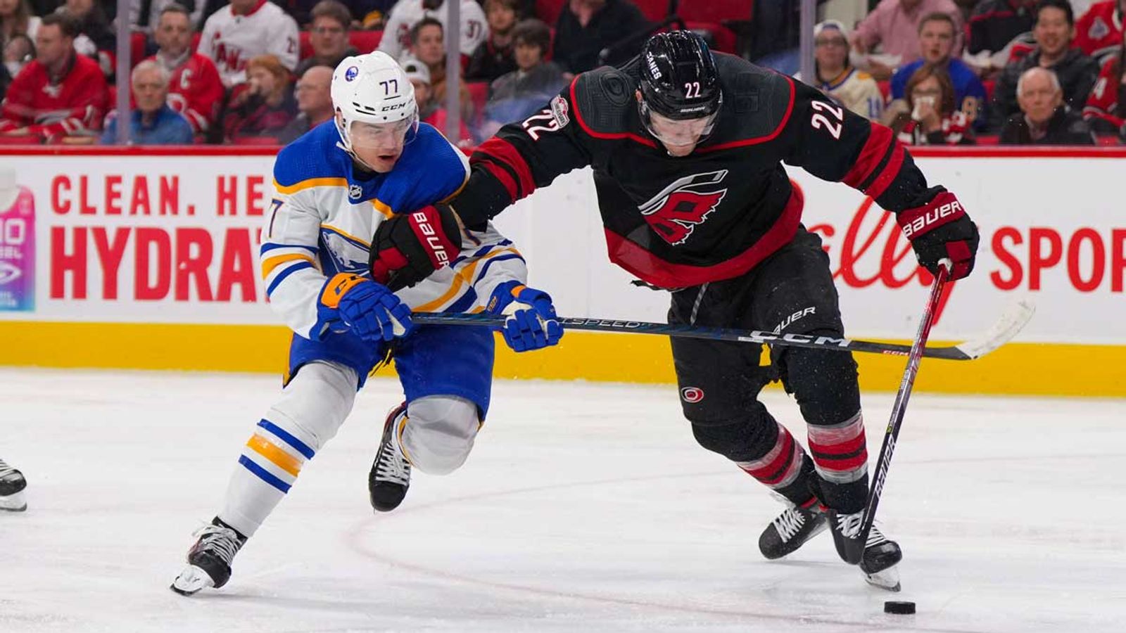 NHL: JJ Peterka verliert mit den Buffalo Sabres gegen Carolina ...