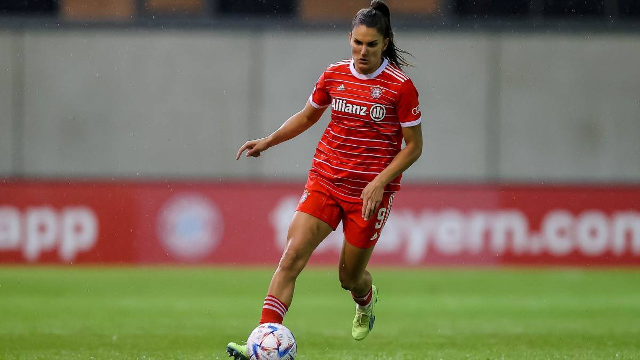 Frauen-Bundesliga: Bayerns Damnjanovic erleidet Muskelfaserriss ...