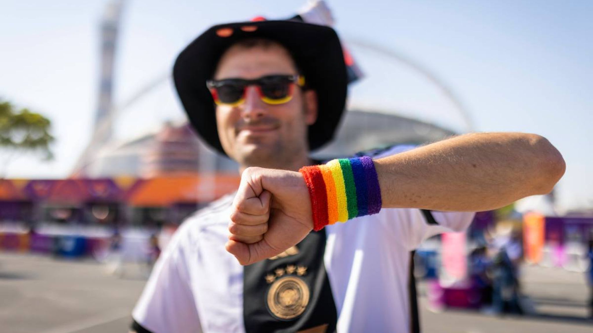 WM 2022: Innenministerin Nancy Faeser trägt bei Spiel One Love-Binde ... WM 2022: Innenministerin Nancy Faeser trägt bei Spiel One Love-Binde ...