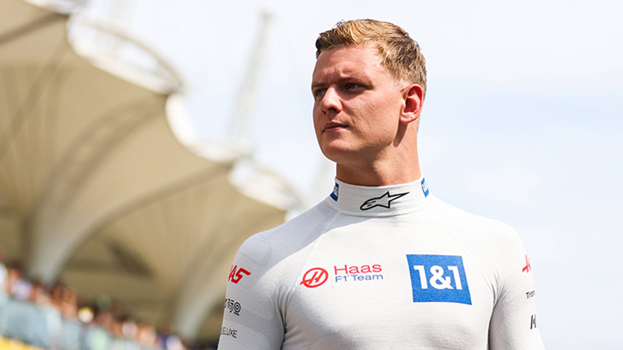Formel 1: Sky Kommentator Sascha Roos zweifelt an Hamilton-Status ...