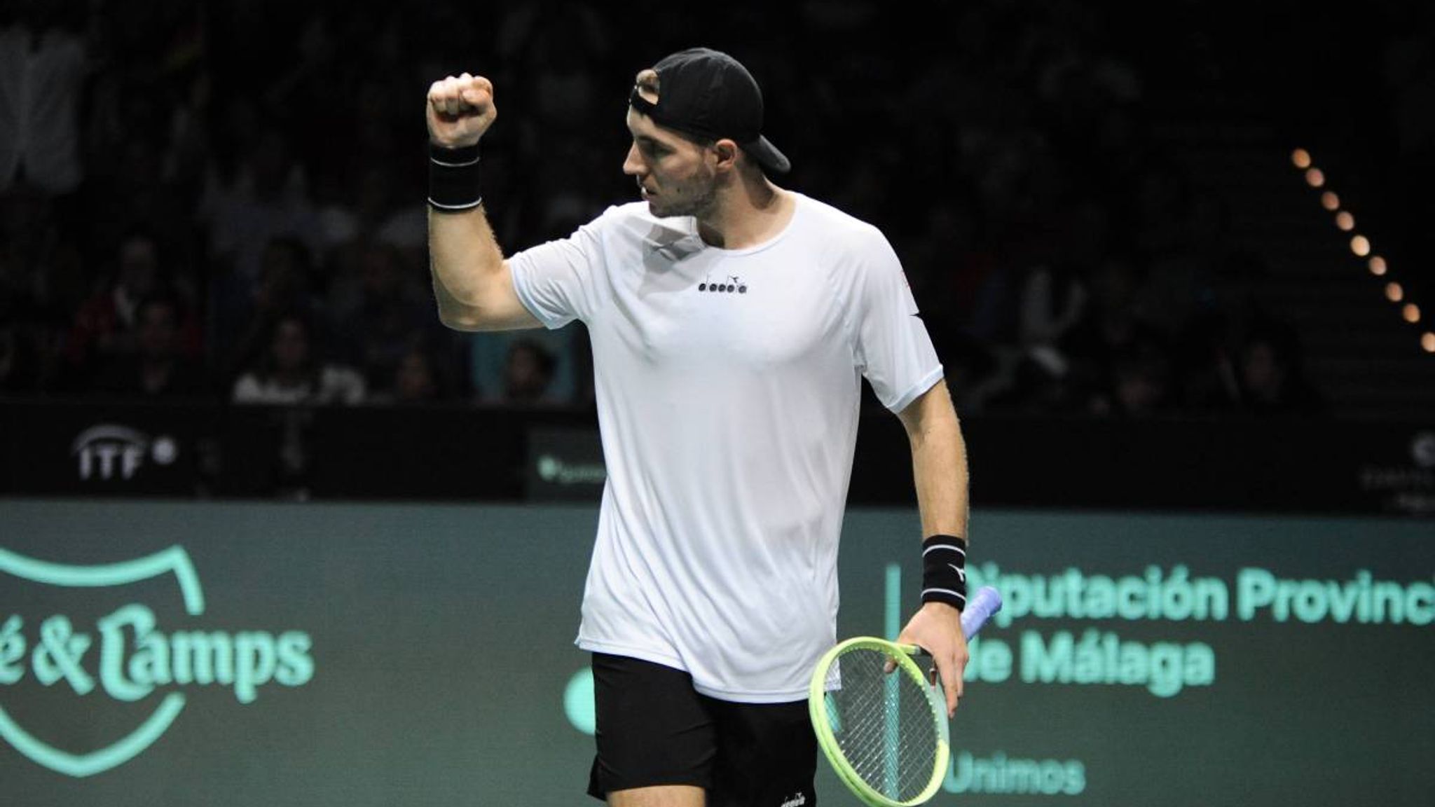 Tennis: Jan-Lennard Struff besiegt im Davis Cup Denis Shapovalov ...