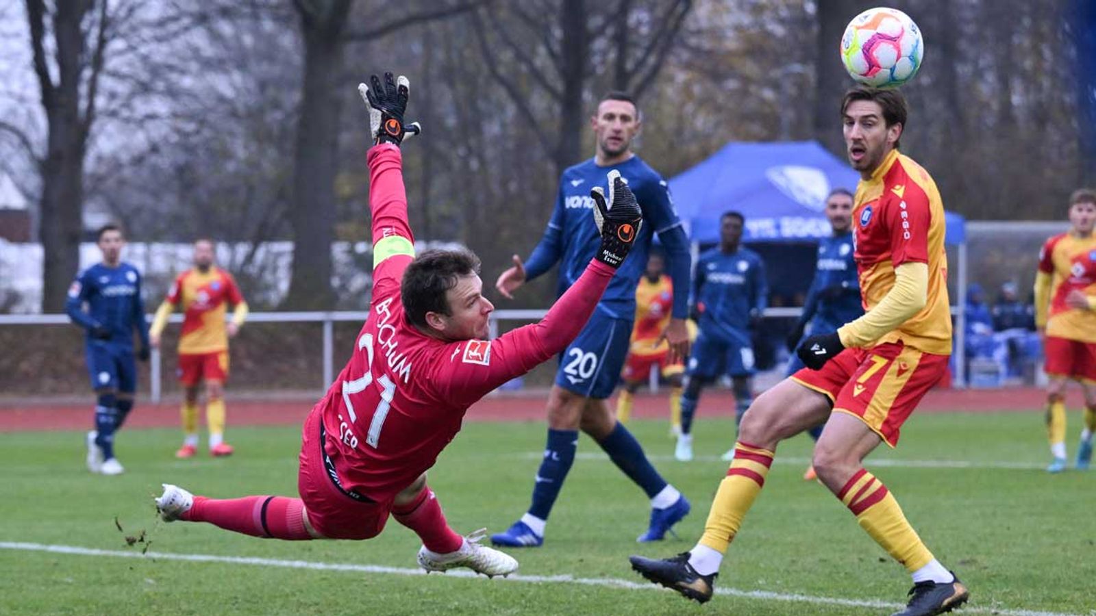 Transfer News: VfL Bochum verlängert mit Michael Esser | Fußball News ...