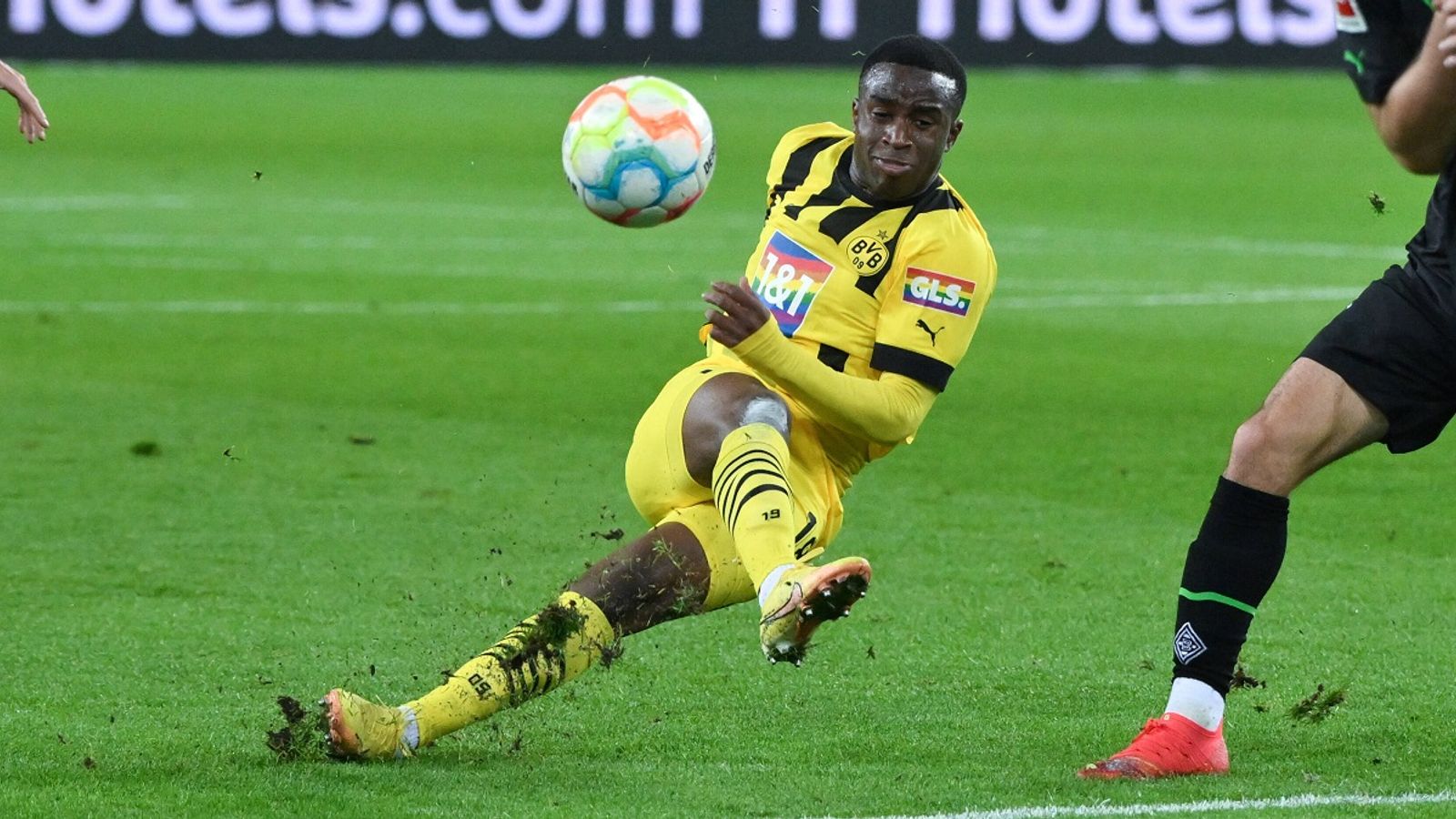 Borussia Dortmund: Moukoko-Poker erst der Anfang - BVB mit neuem Weg ...
