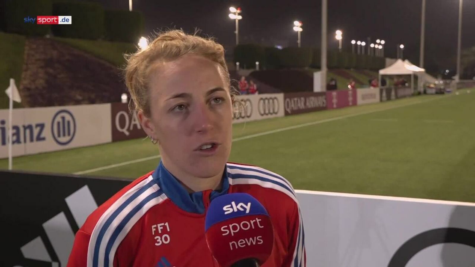 FC Bayern: Carolin Simon spricht über das Trainingslager zusammen mit ...