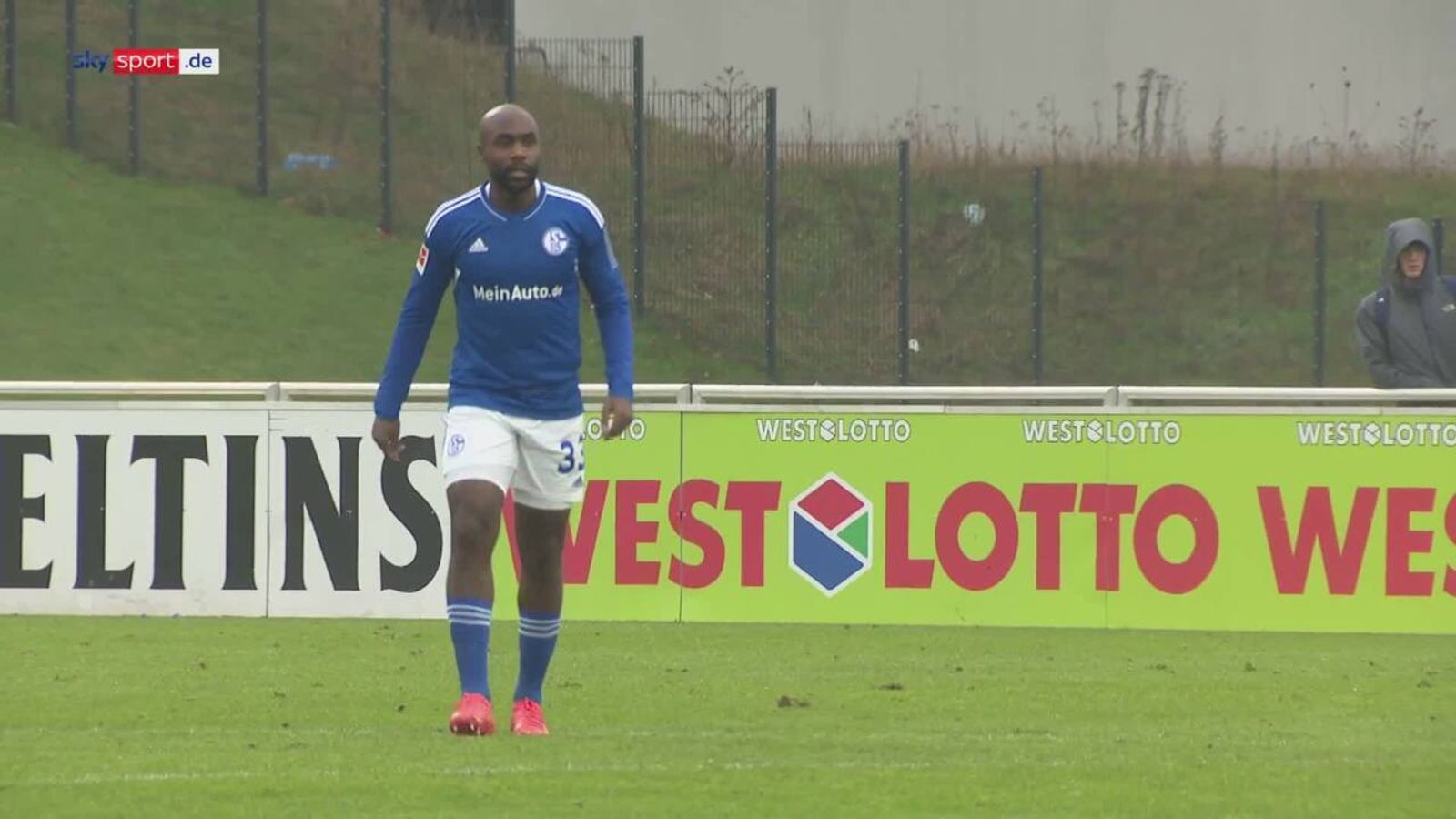 FC Schalke 04: Eder Balanta schon am Ball spielt bereits beim Test ...