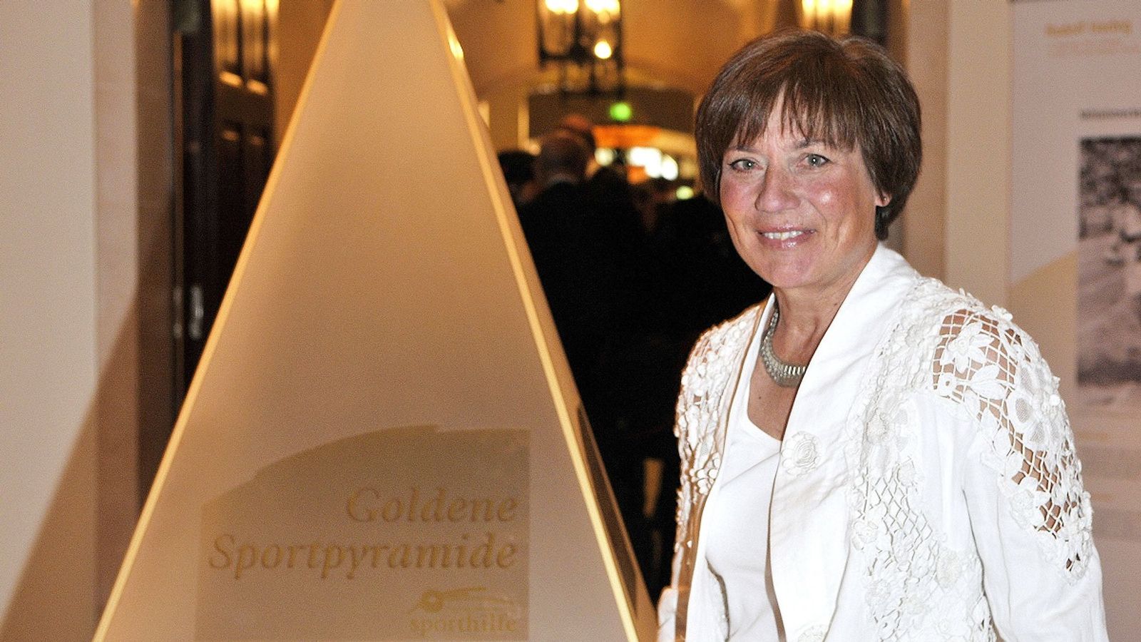Ski Alpin: Deutschland trauert um Ski-Legende Rosi Mittermaier - die ... Ski Alpin: Deutschland trauert um Ski-Legende Rosi Mittermaier - die ...