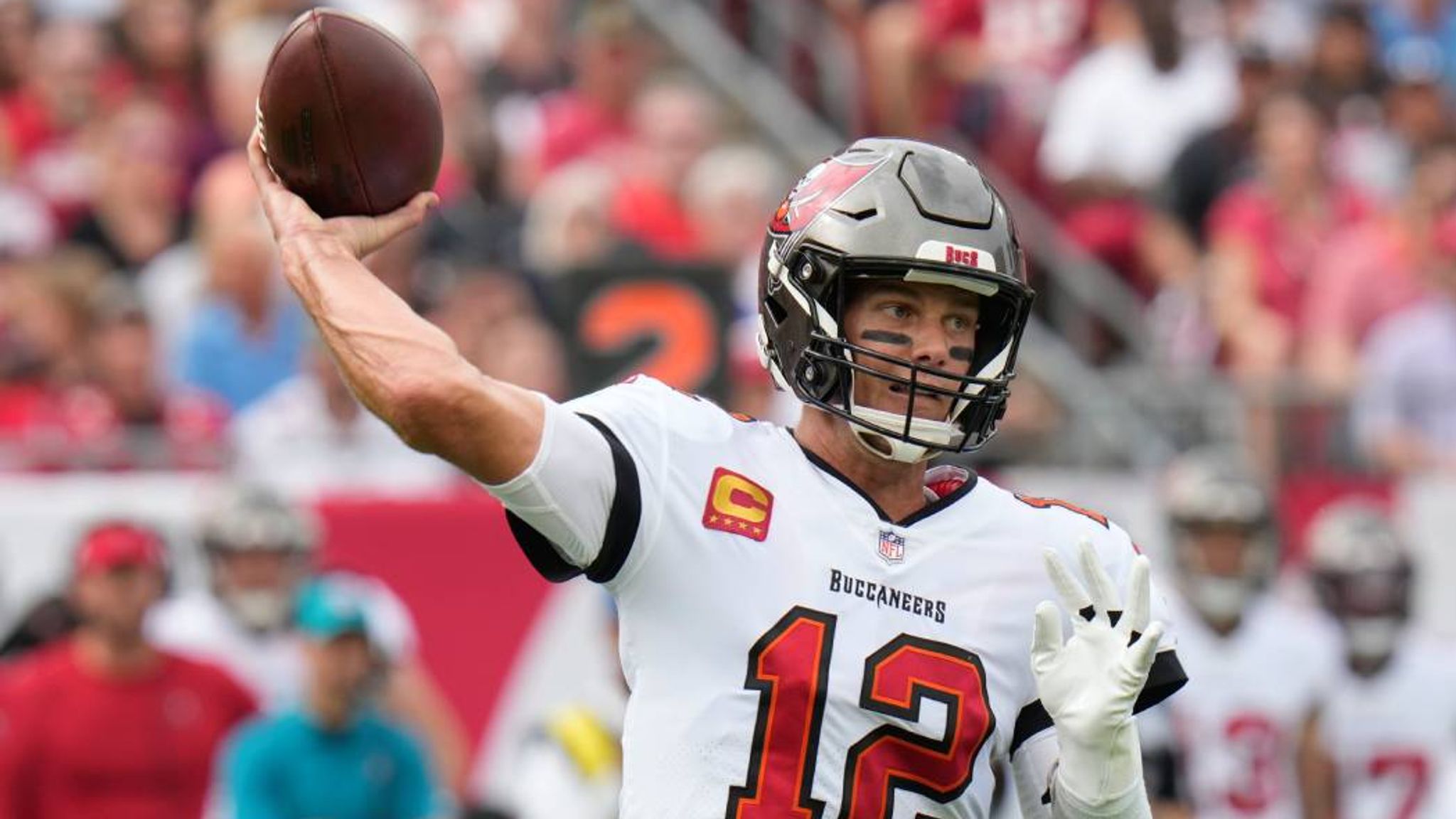 NFL: Tom Brady und die Bucs erreichen nach Sieg die Playoffs | NFL News | Sky Sport