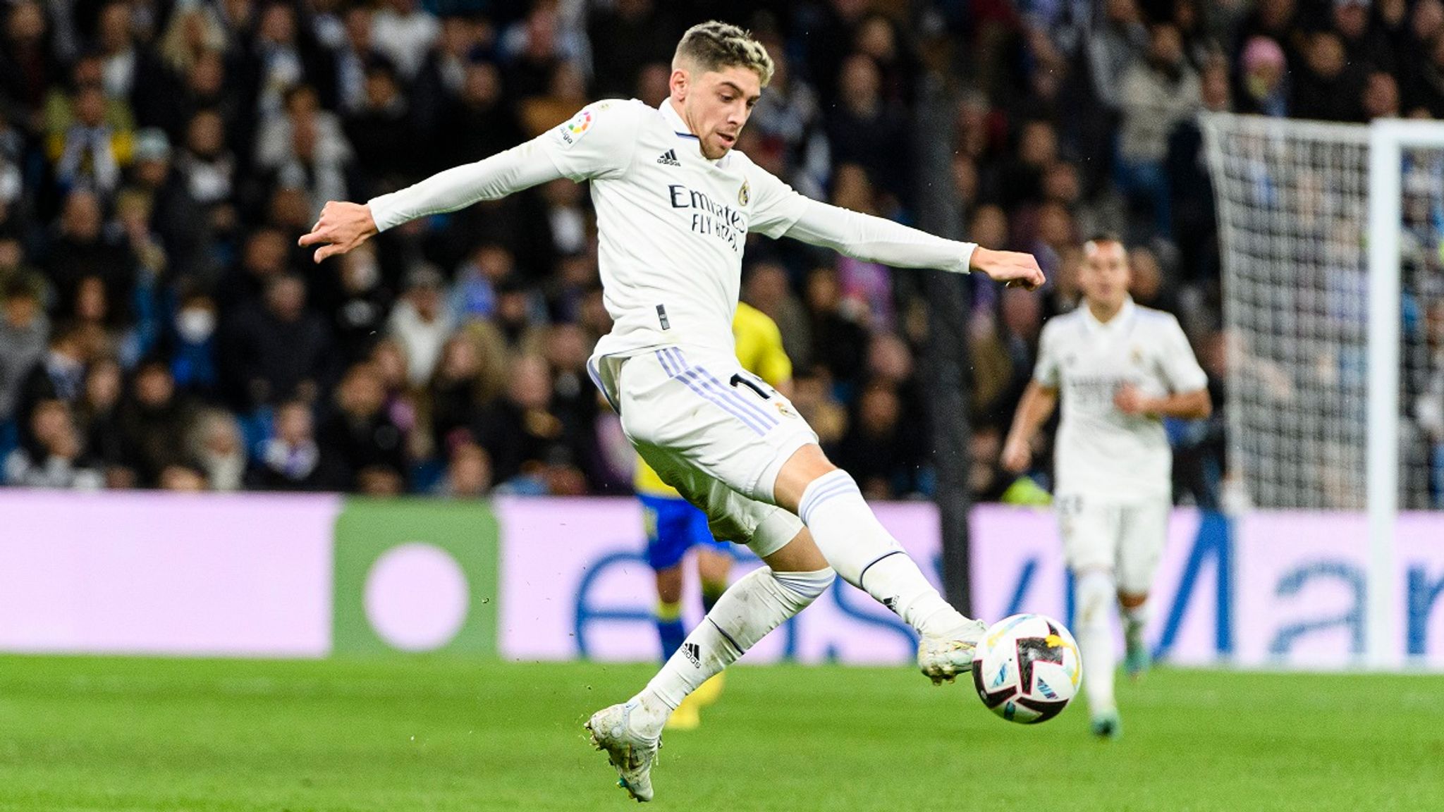 FC Bayern Transfer News: Daley Blind kommt als Ersatz für Lucas ...