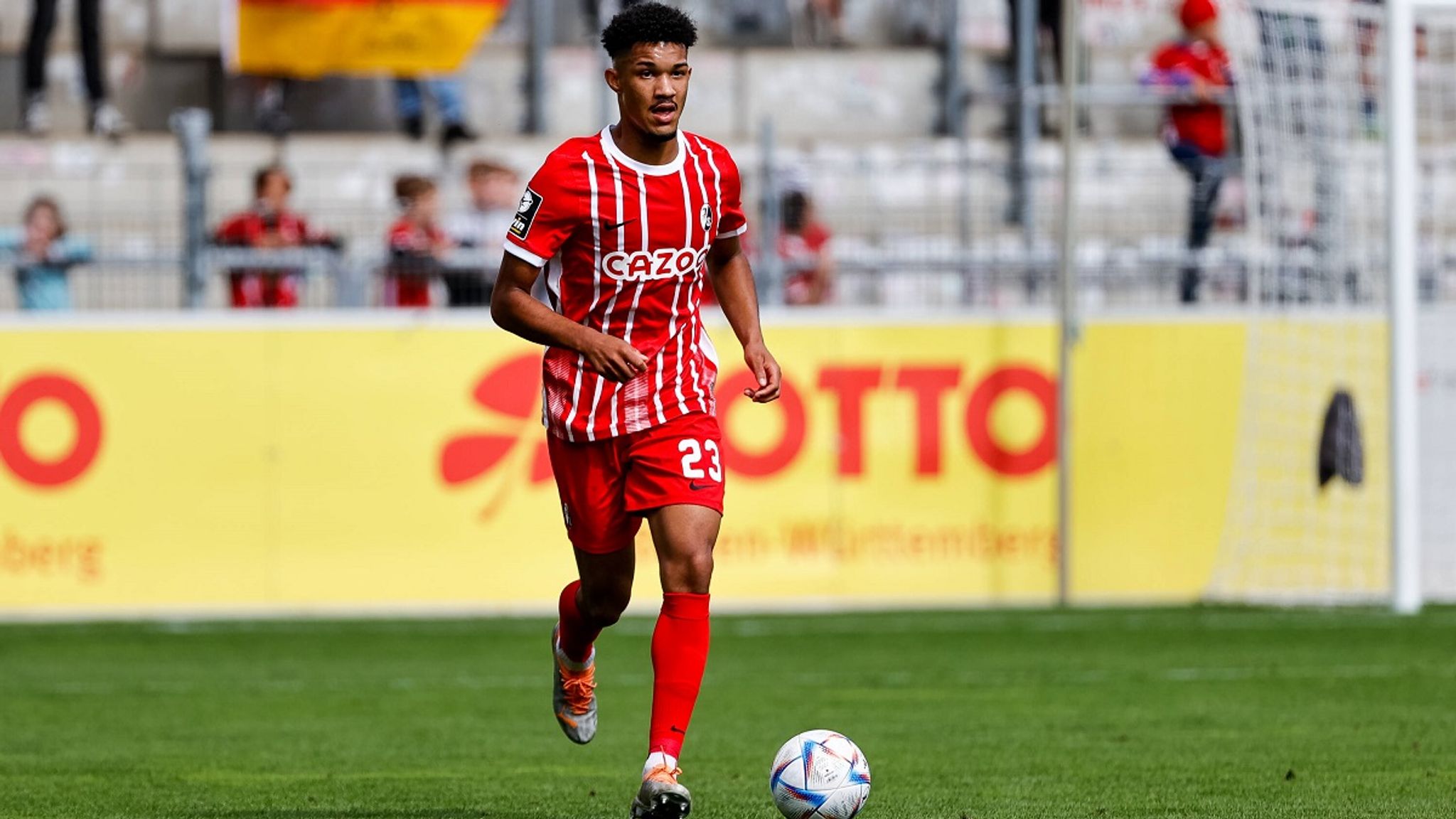 SC Freiburg: verlängert Vertrag mit U20-Nationalspieler Schmidt ...